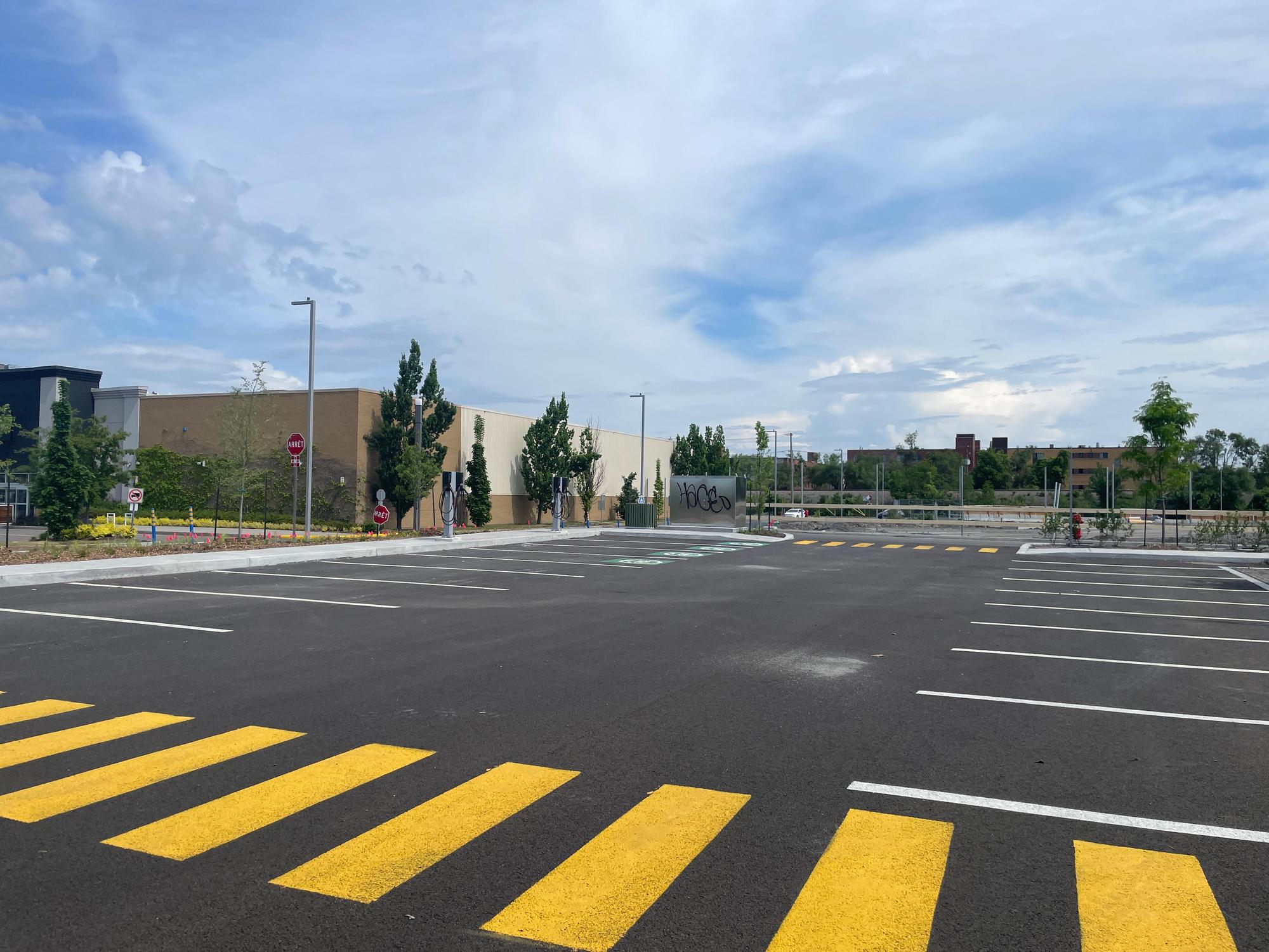 Marché Central - Unit A13 | Montréal, QC | EV Station