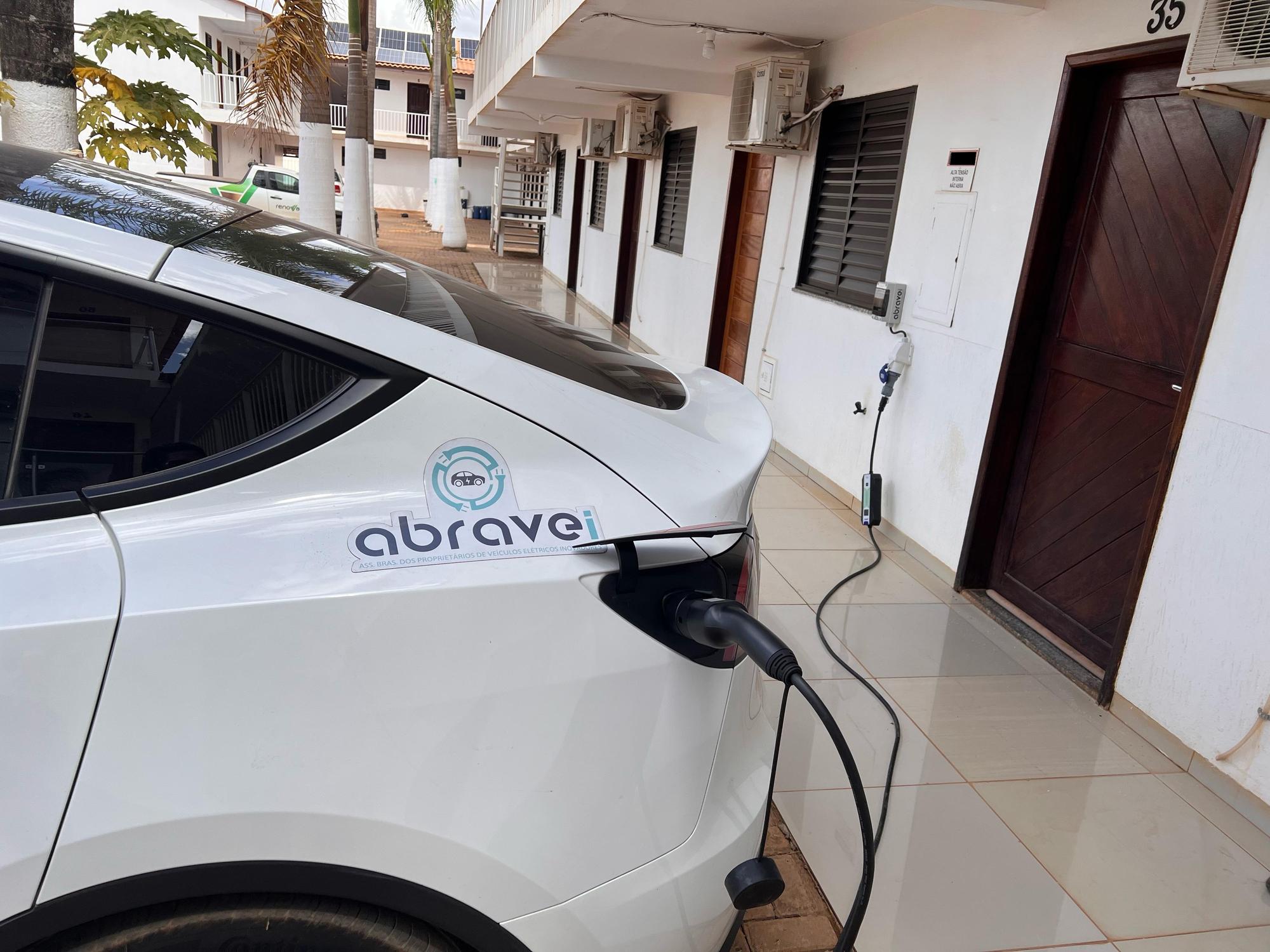 Hotel Schiavini | Av. Brasilia, QD 10 Lote 1 a 8 - Vila Rosário, Correntina - BA, 47650-000 | EV ...