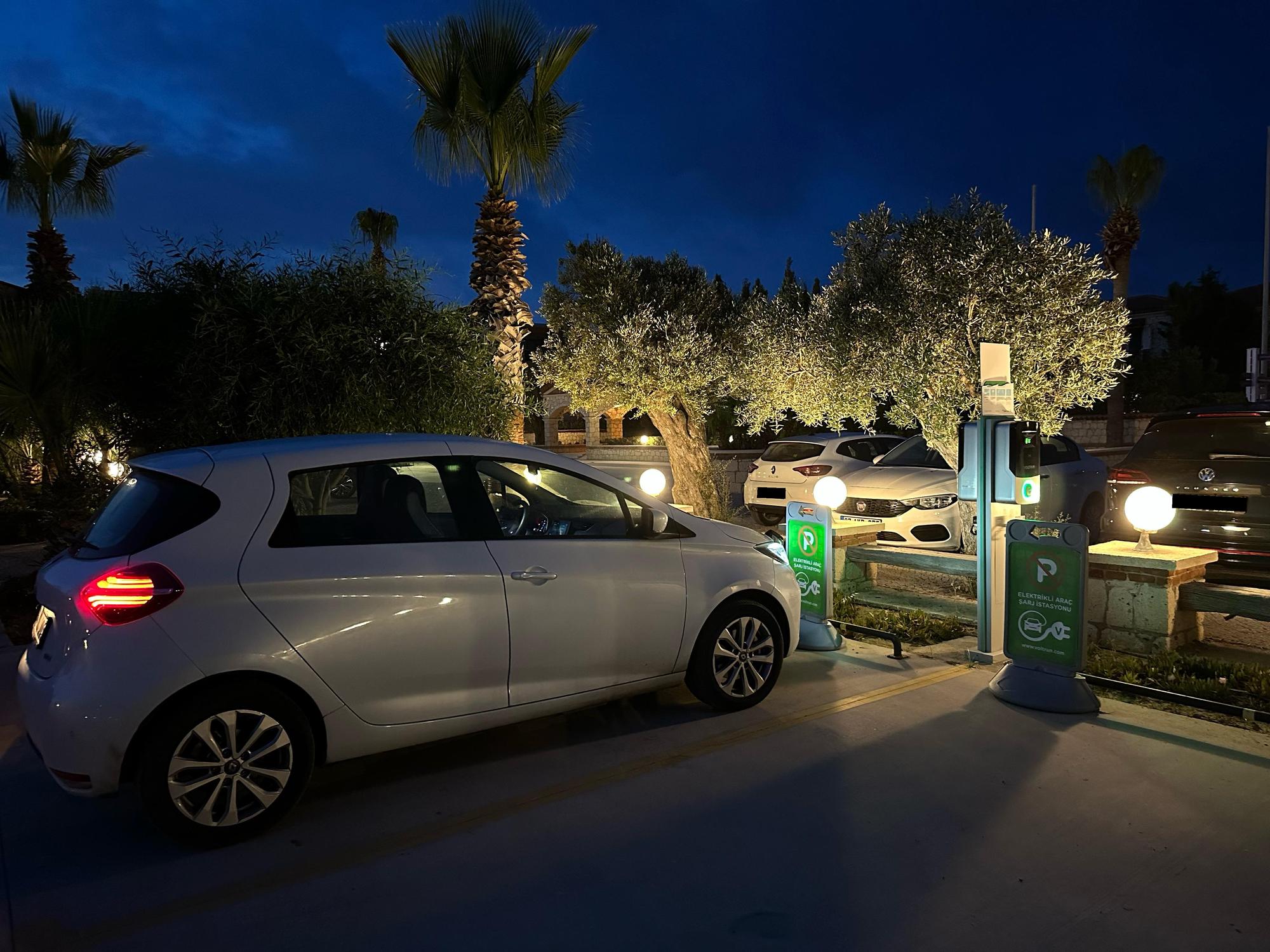 Voltrun - Veranda Alaçatı | Alacati Mahallesi No:11 Çark Plajı, Liman ...