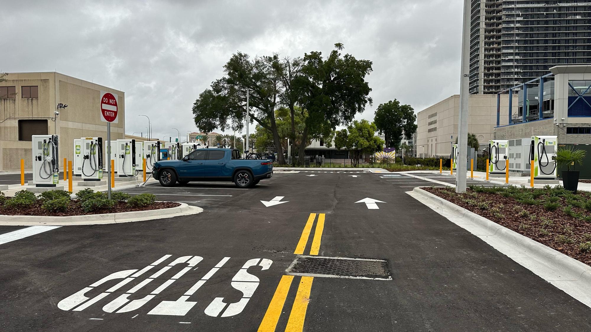 OUC Robinson ReCharge EV Hub | Orlando, FL | EV Station