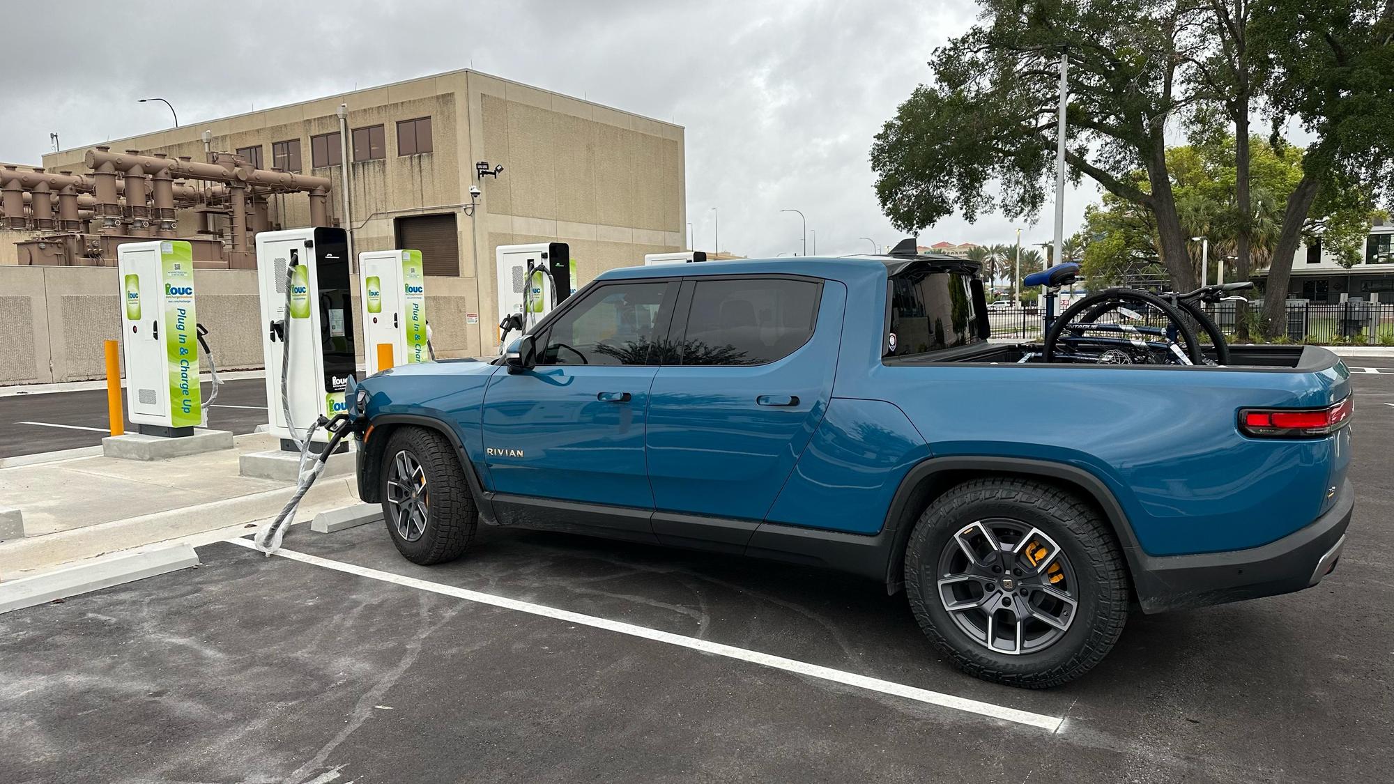 OUC Robinson ReCharge EV Hub | Orlando, FL | EV Station