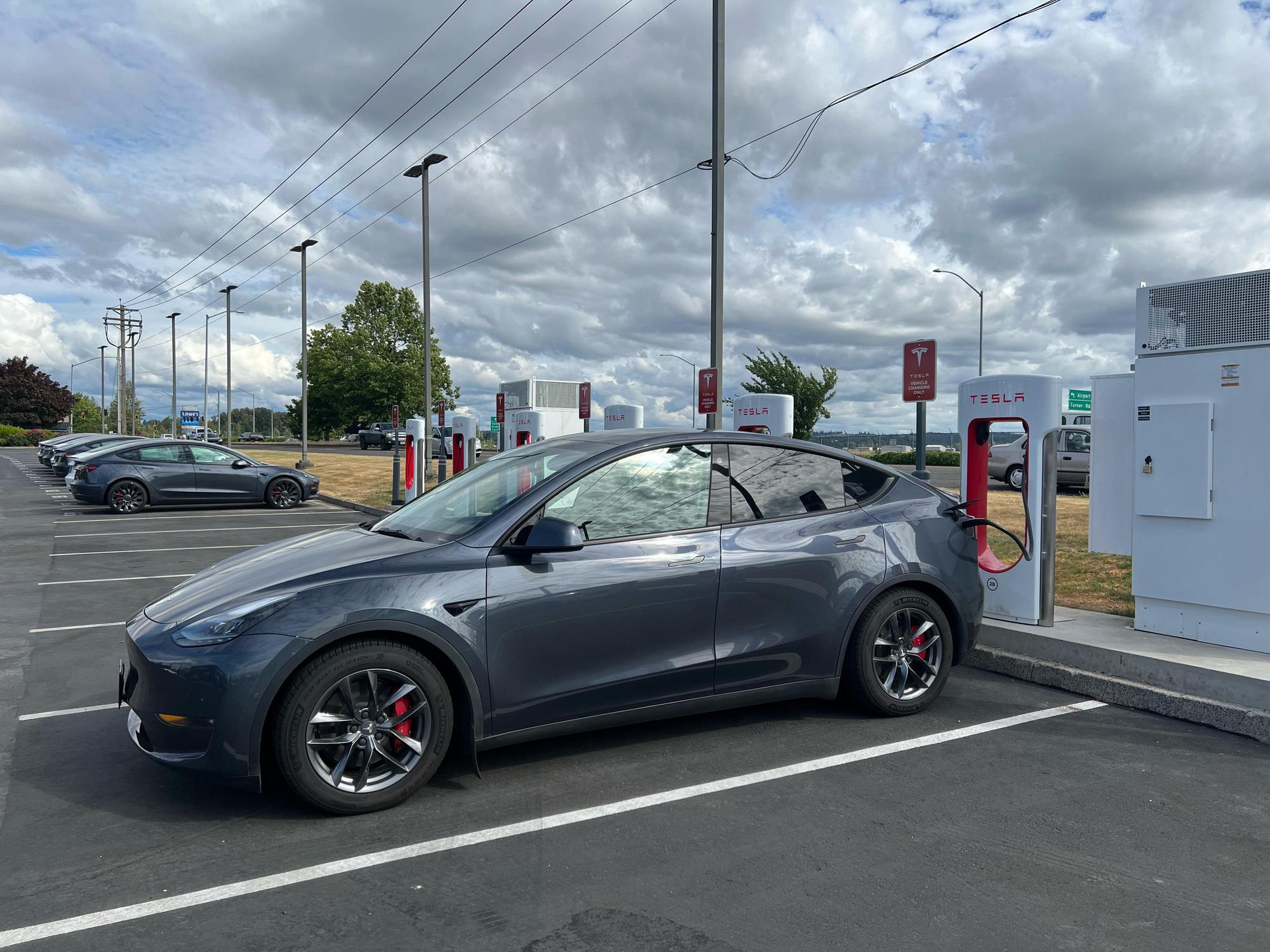 Tesla Store | Salem, OR | EV Station