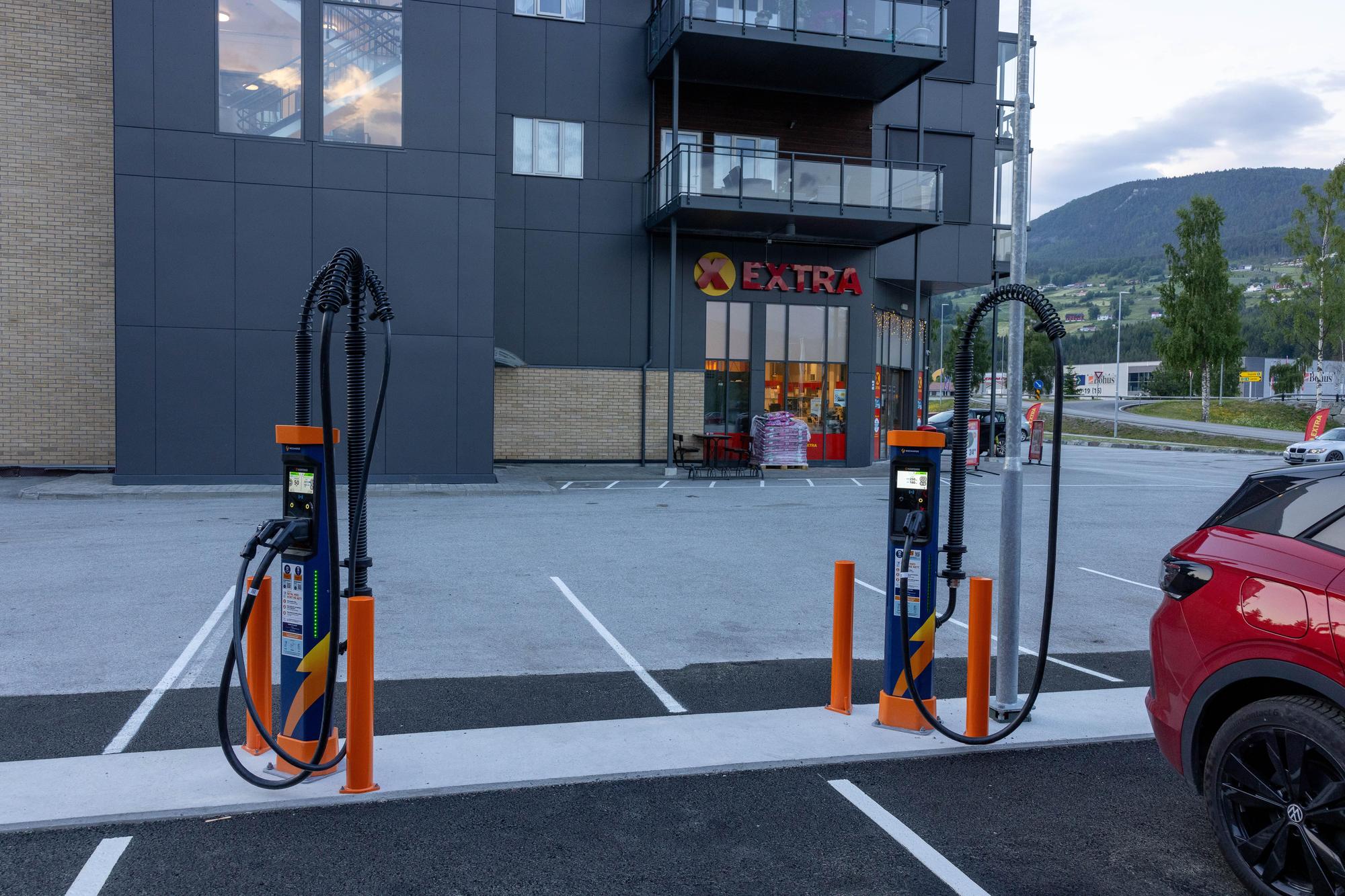 Europris Sogndal | Mannhellervegen 879, 6854 Kaupanger, Norge | EV Station