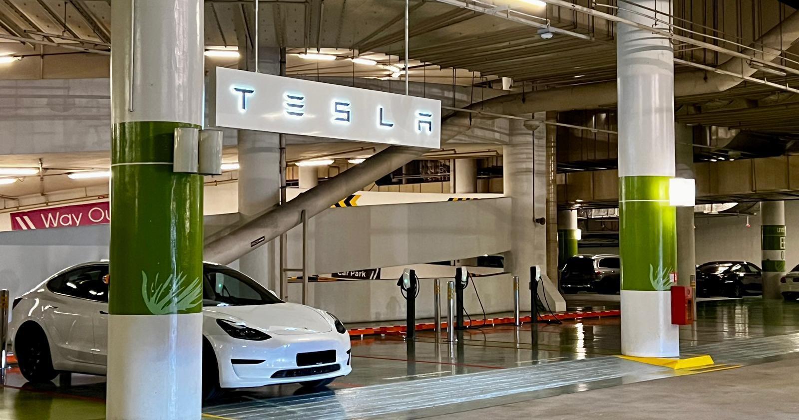 Tesla Destination Charging: RWS | 8 Sentosa Gateway | EV Station