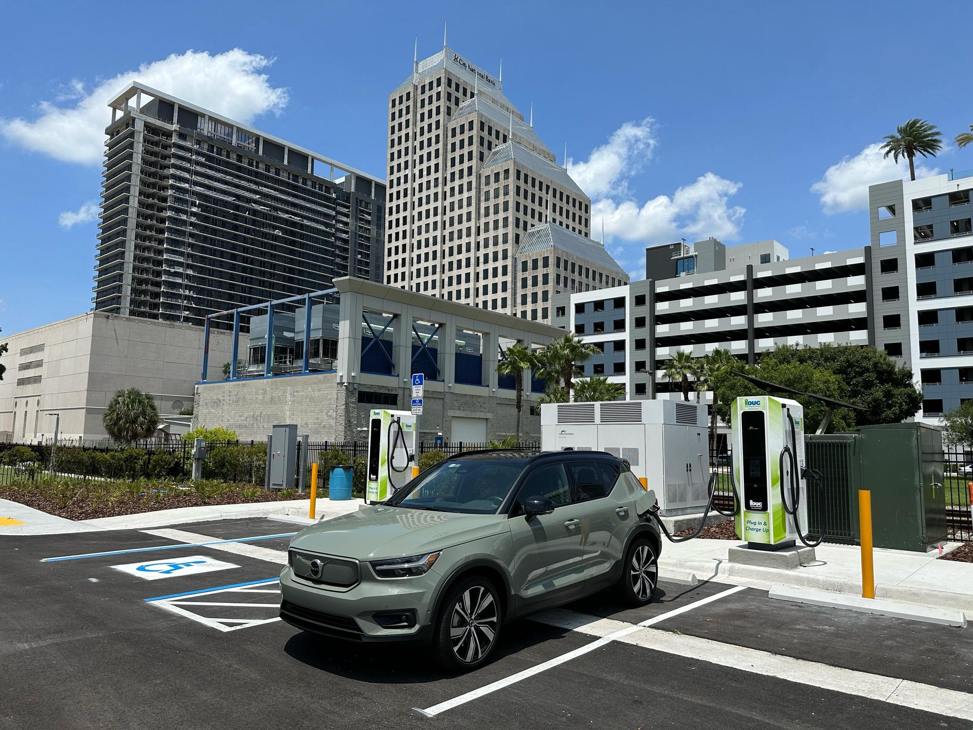 OUC Robinson ReCharge EV Hub | Orlando, FL | EV Station