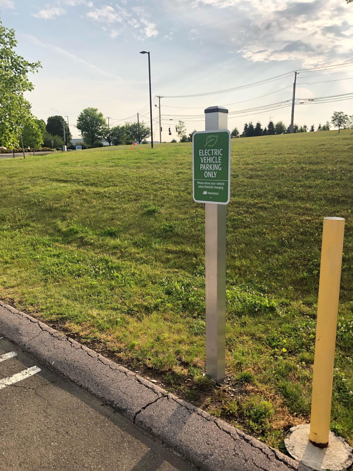 AVANGRID NETWORKS | Orange, CT | EV Station