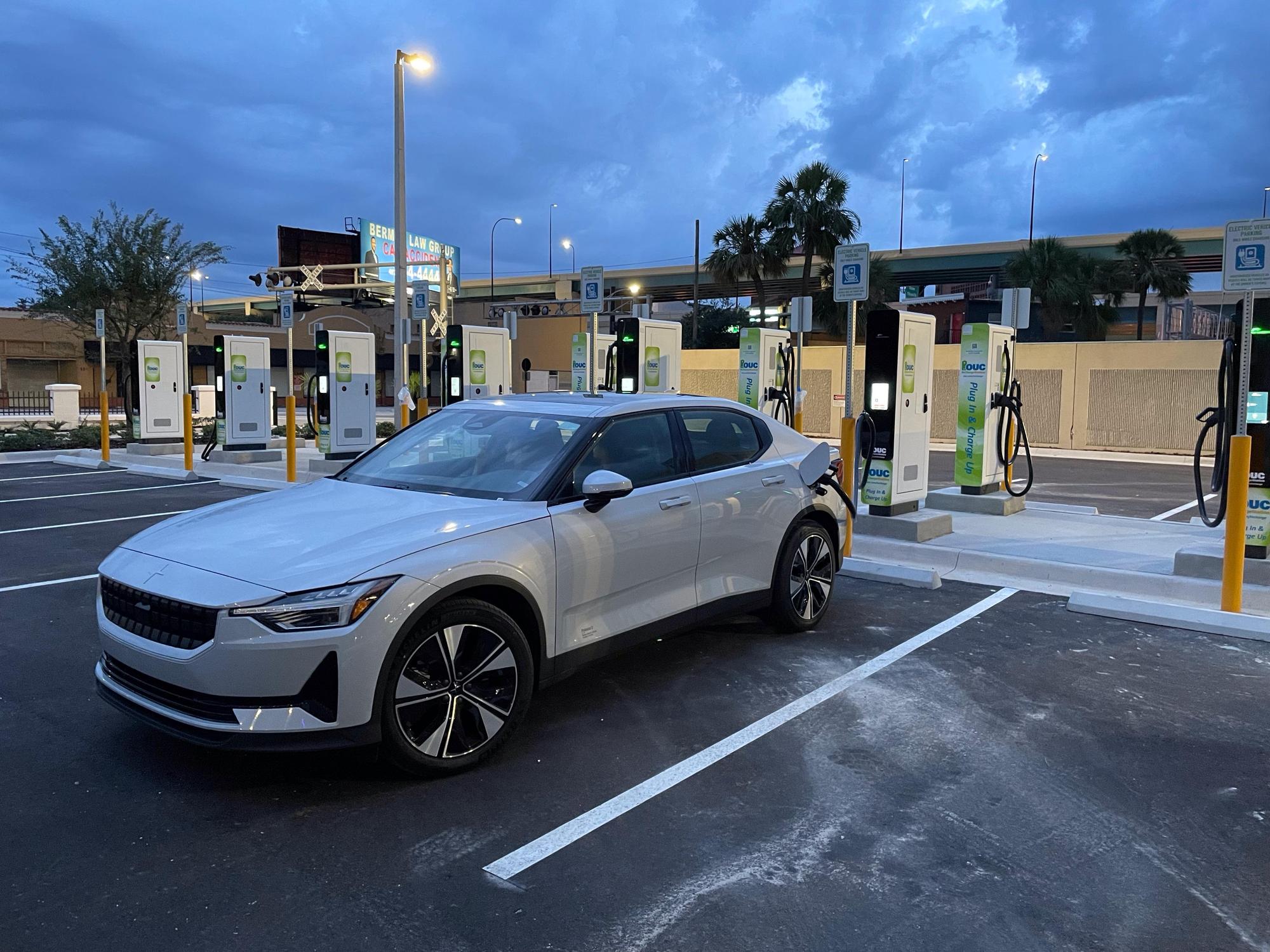 OUC Robinson ReCharge EV Hub | Orlando, FL | EV Station
