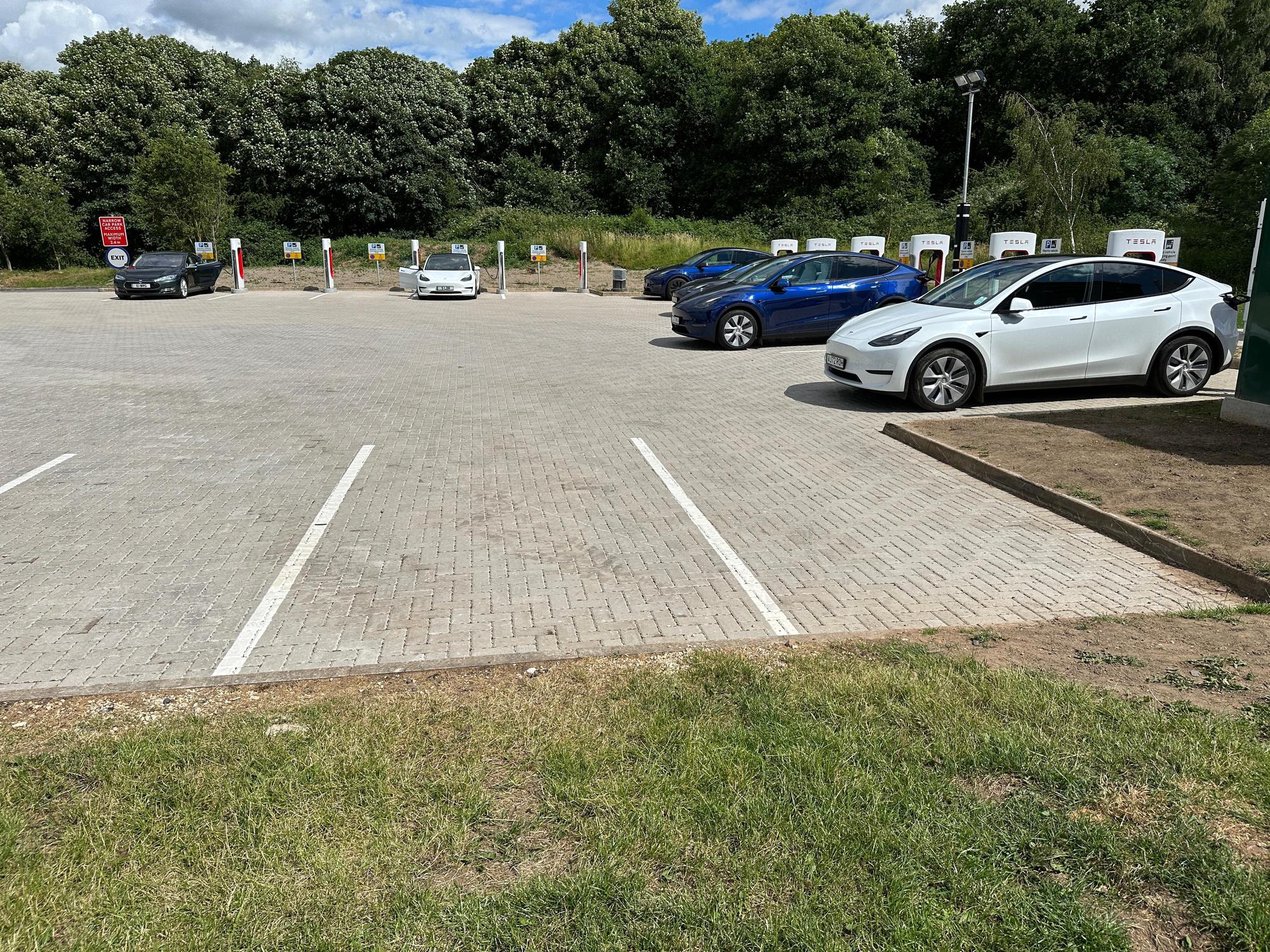 Blyth Services A1 (M) (2) | Blyth, England | EV Station