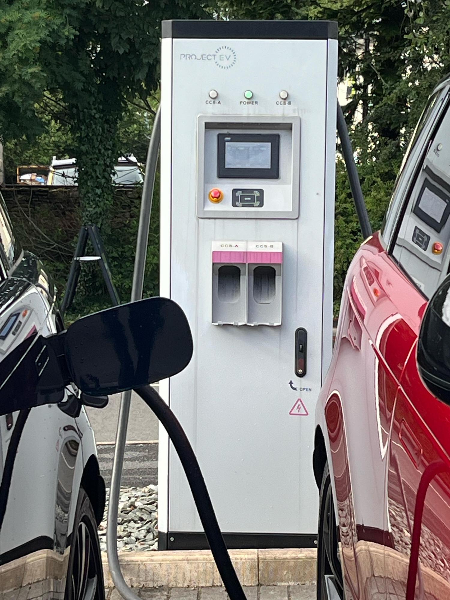 Kentdale Land Rover | Shap Road Industrial Estate, England | EV Station