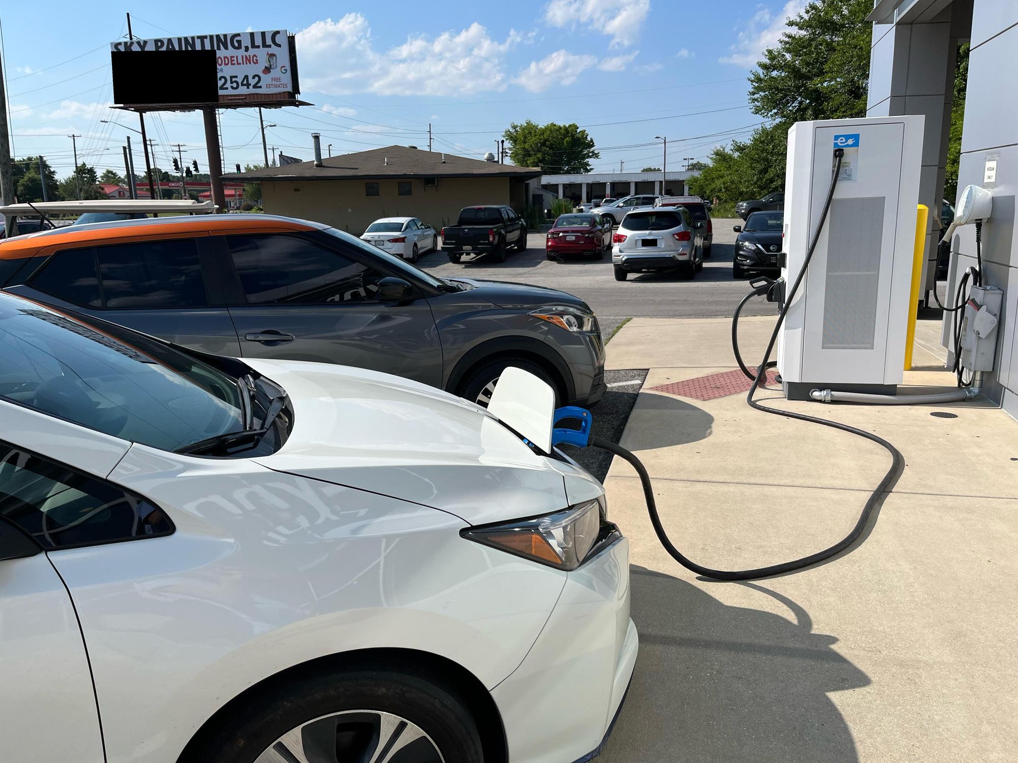 Lynn Layton Nissan | Decatur, AL | EV Station