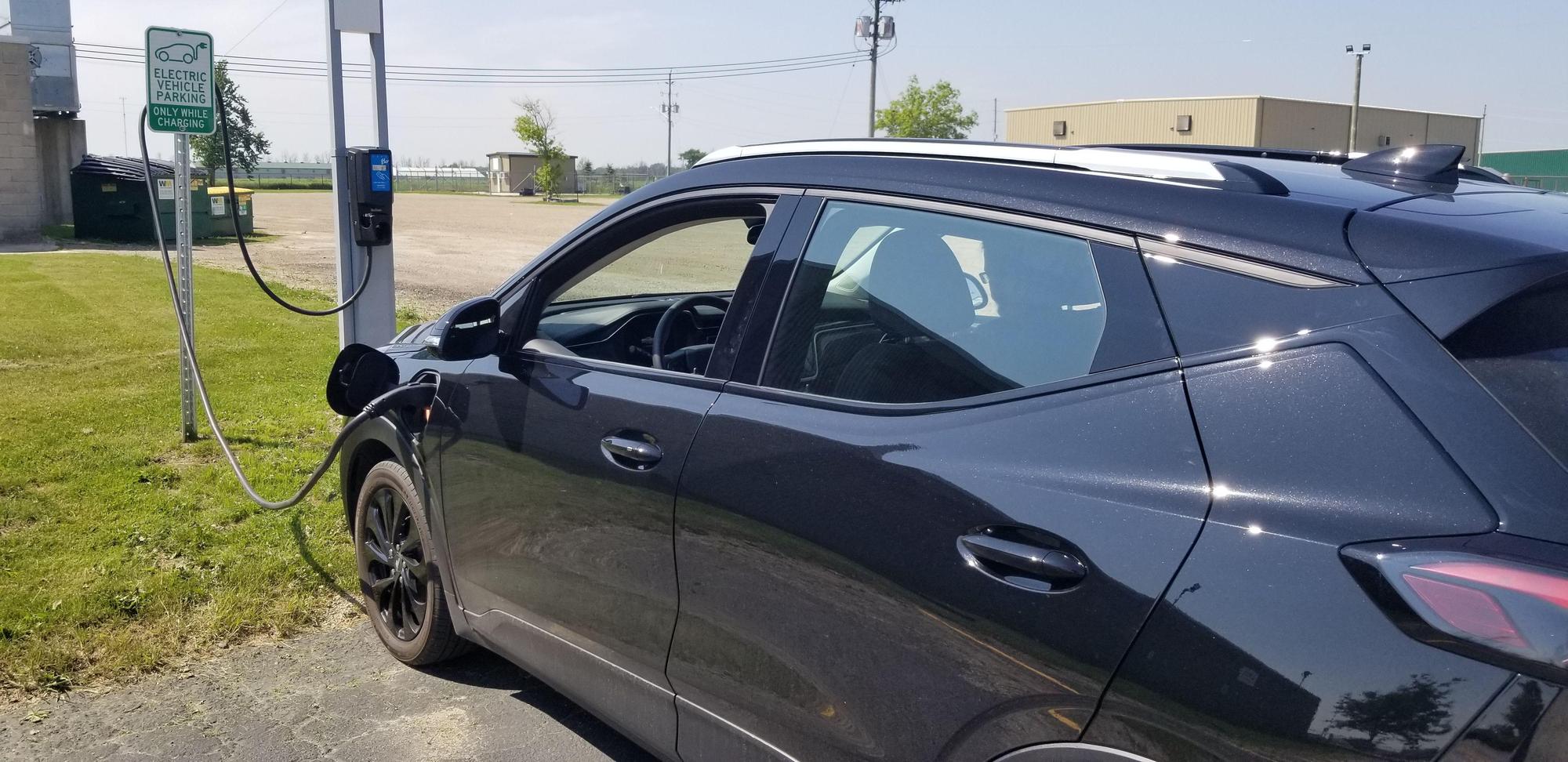 PMD Arena | Drayton, ON | EV Station