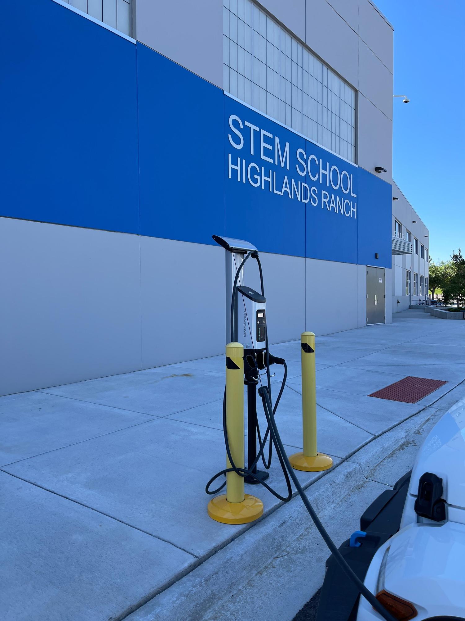STEM School Highlands Ranch - Staff Parking Lot | Highlands Ranch, CO ...
