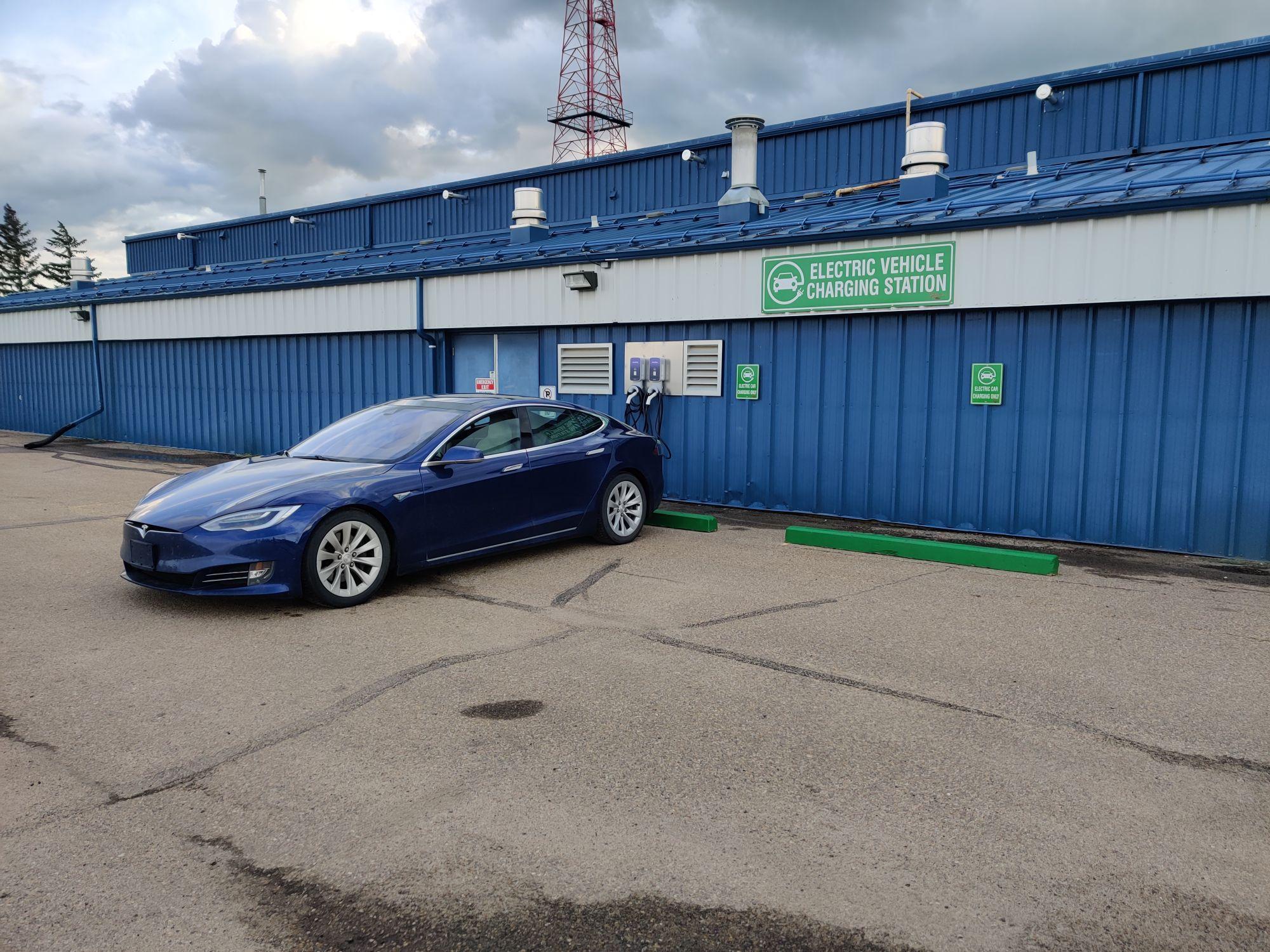 Pembina Place | Redwater, AB | EV Station