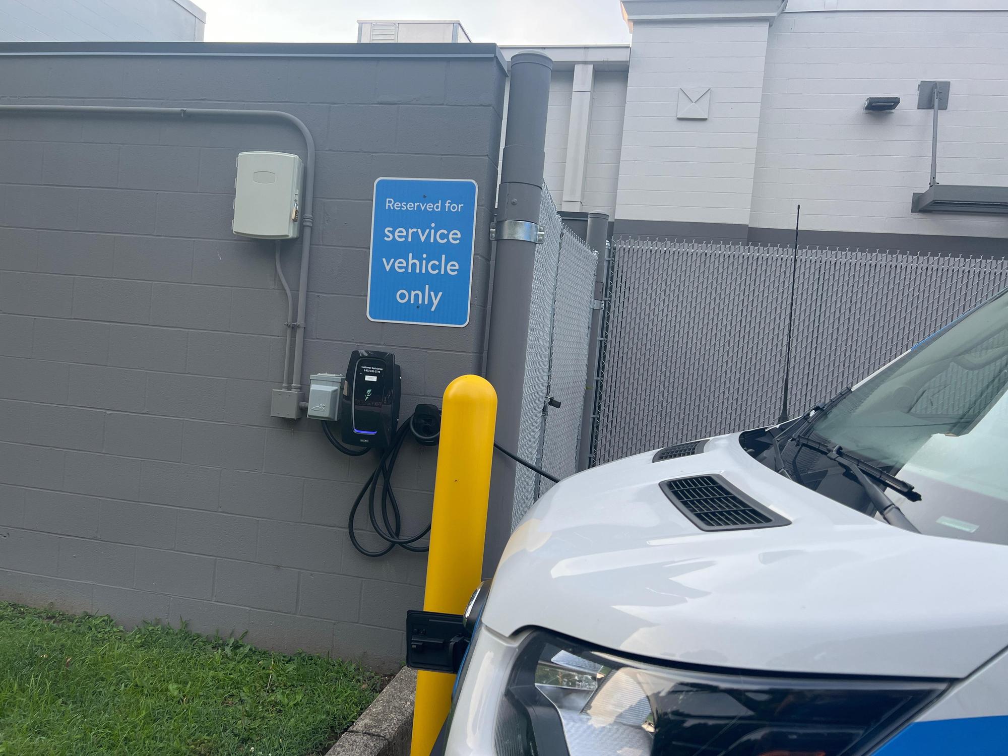 Walmart Neighborhood Market | Louisville, KY | EV Station
