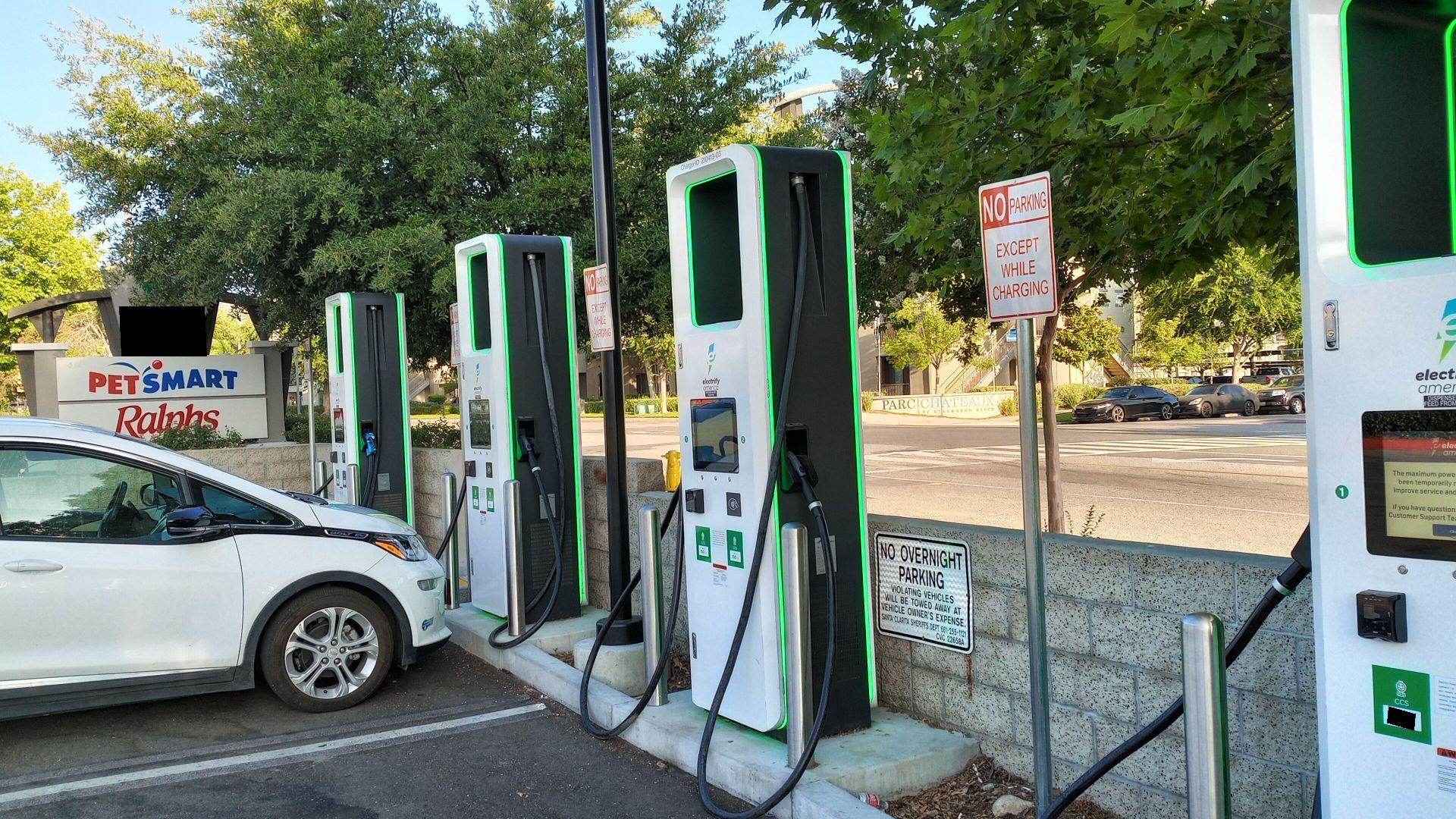Stevenson Ranch Plaza | Stevenson Ranch, CA | EV Station