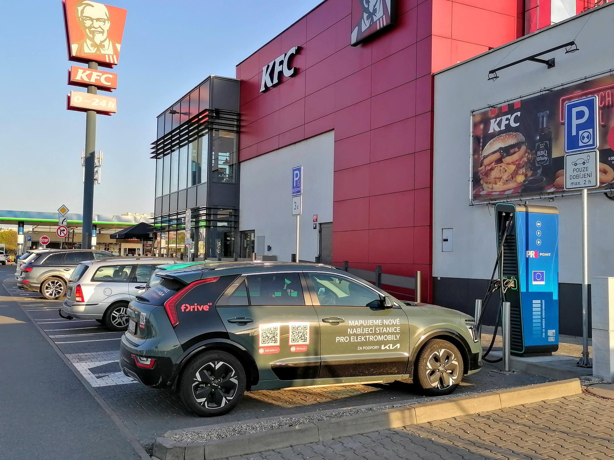 KFC Praha Kačerov | Ke Garážím 1557/4, 141 00 Praha 4, Czechia | EV Station