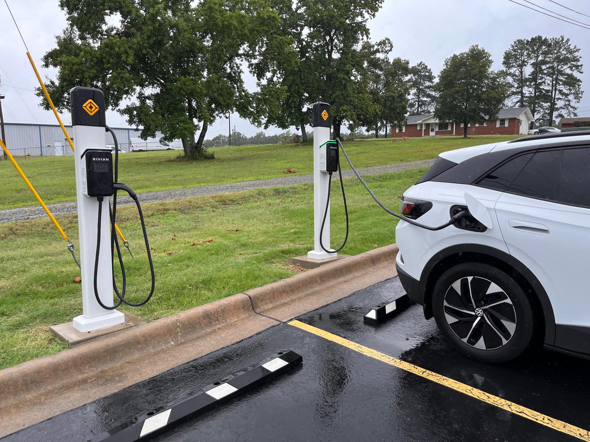 Days Inn & Suites by Wyndham | Cabot, AR | EV Station