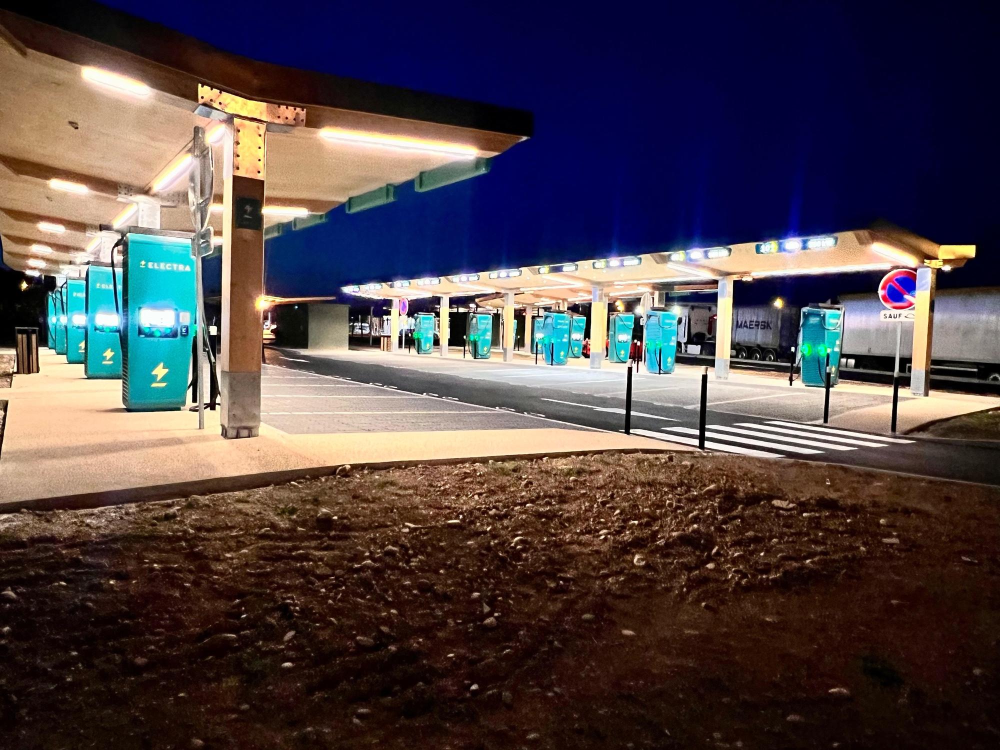 AVIA | Pont-de-l'Isère, Auvergne-Rhône-Alpes | EV Station