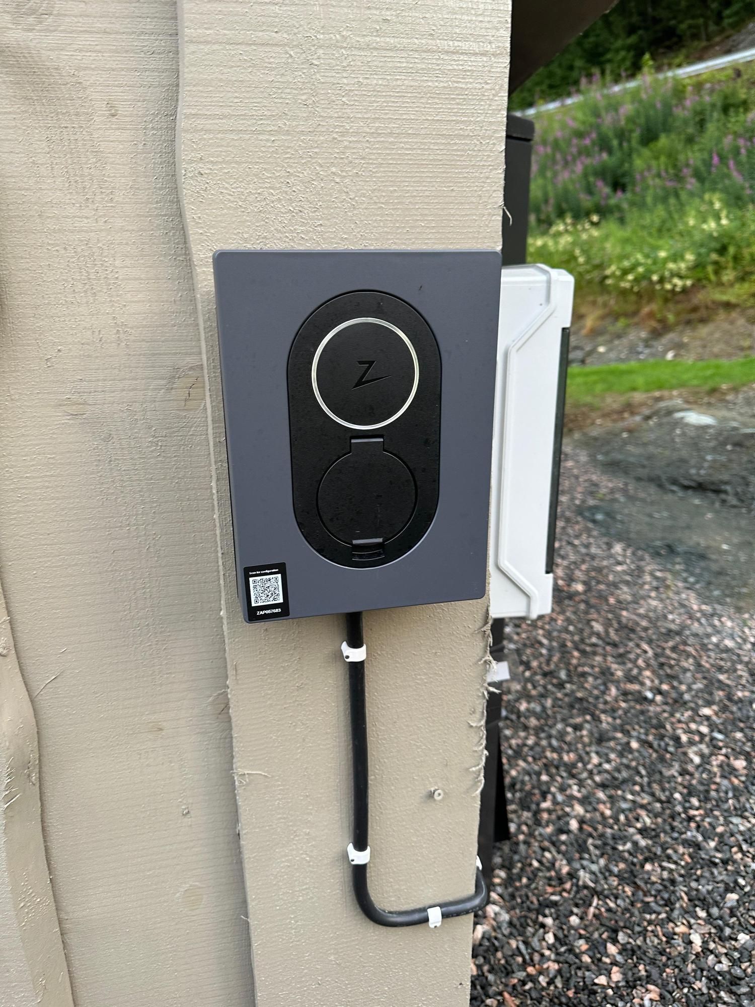 Røyrane Camping | Ølvesvegen 211, 5635 Hatlestrand, Norway | EV Station