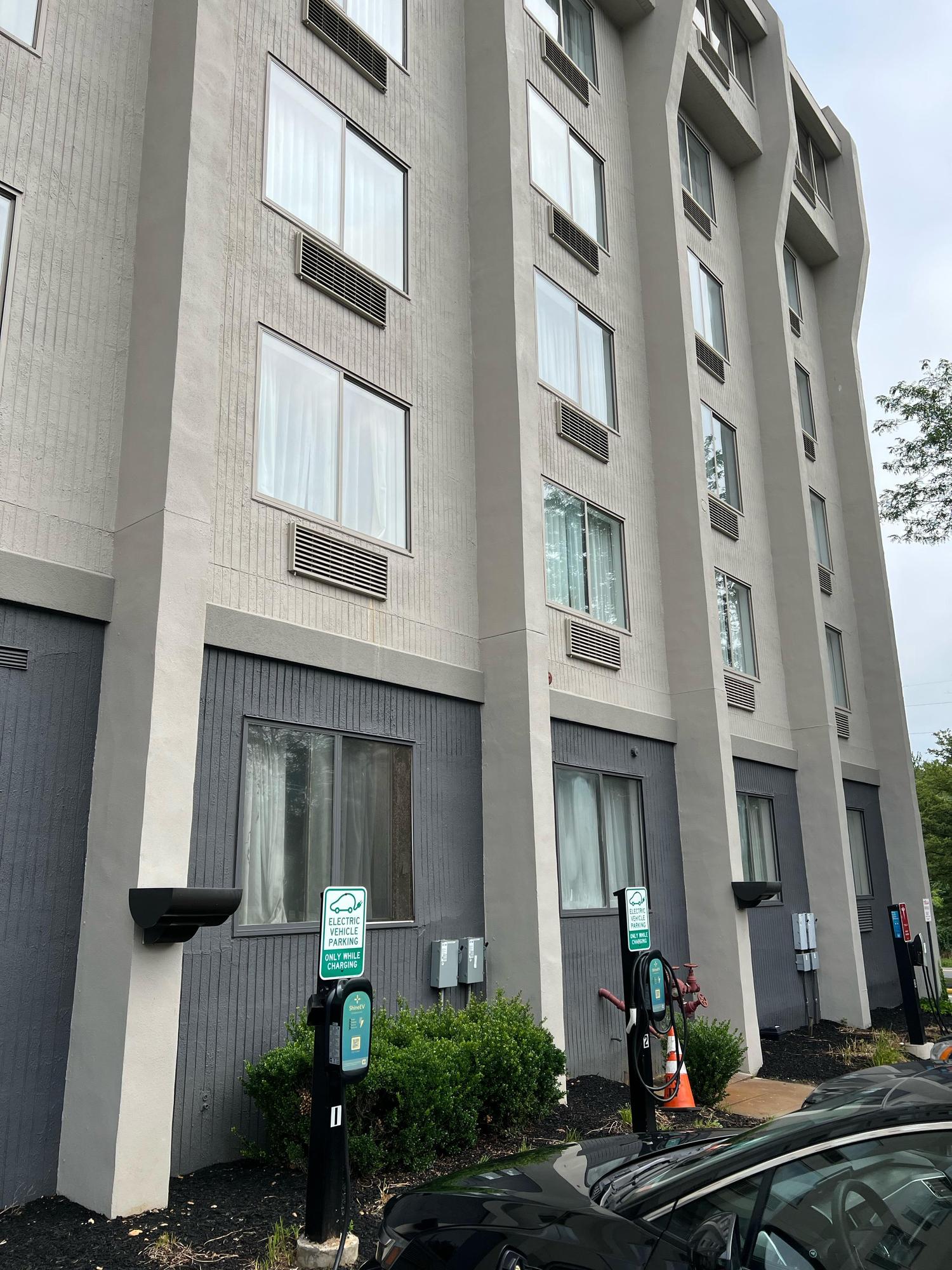 Doubletree Hilton Hotel (2) | Princeton, NJ | EV Station