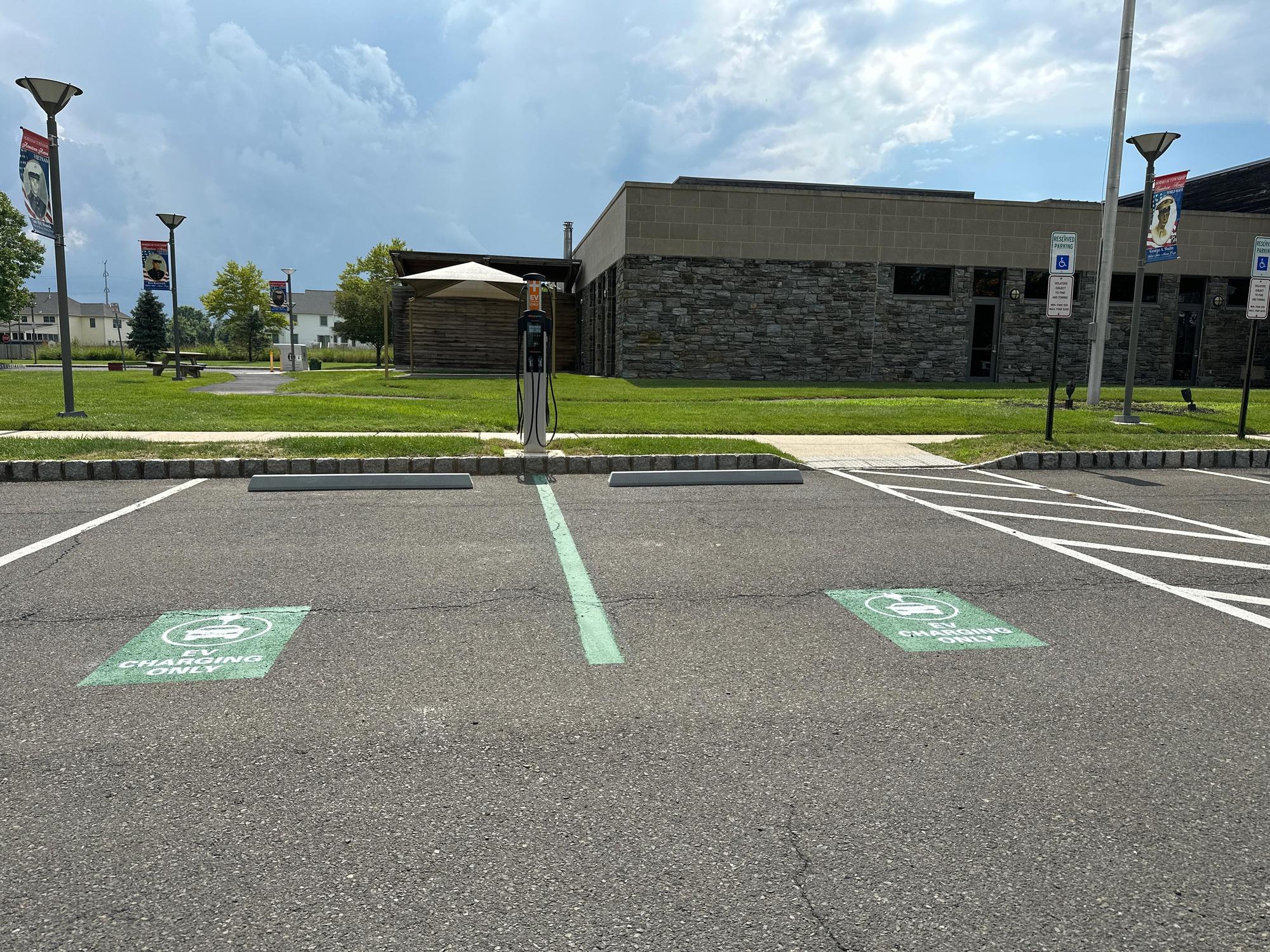 Horsham Township Library | Horsham, PA | EV Station