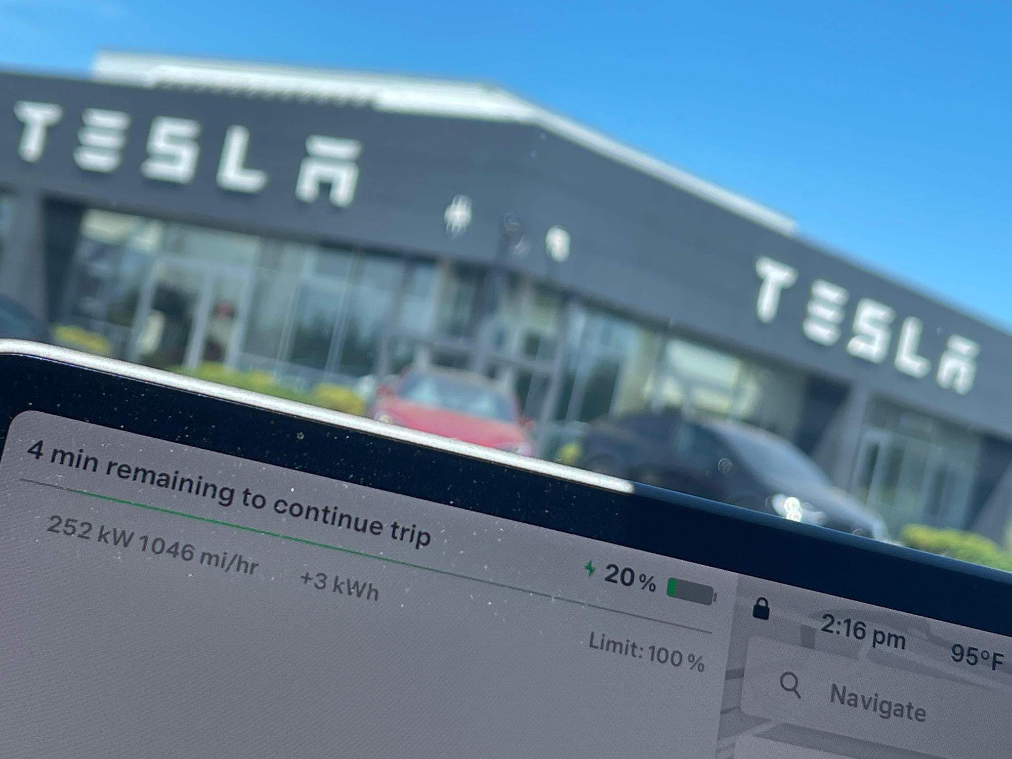 Tesla Store | Salem, OR | EV Station