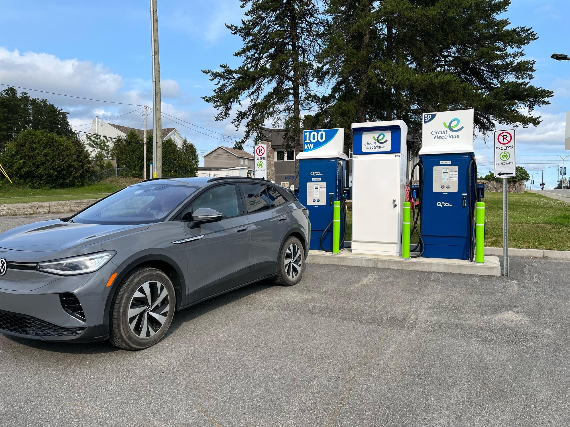 Hôtel de Ville | Chapais, QC | EV Station