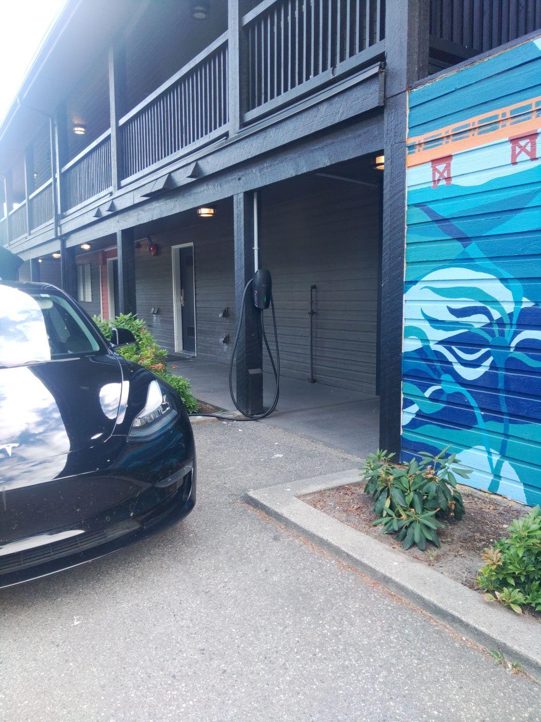 The Oceanside a Coast Hotel | Sechelt, BC | EV Station