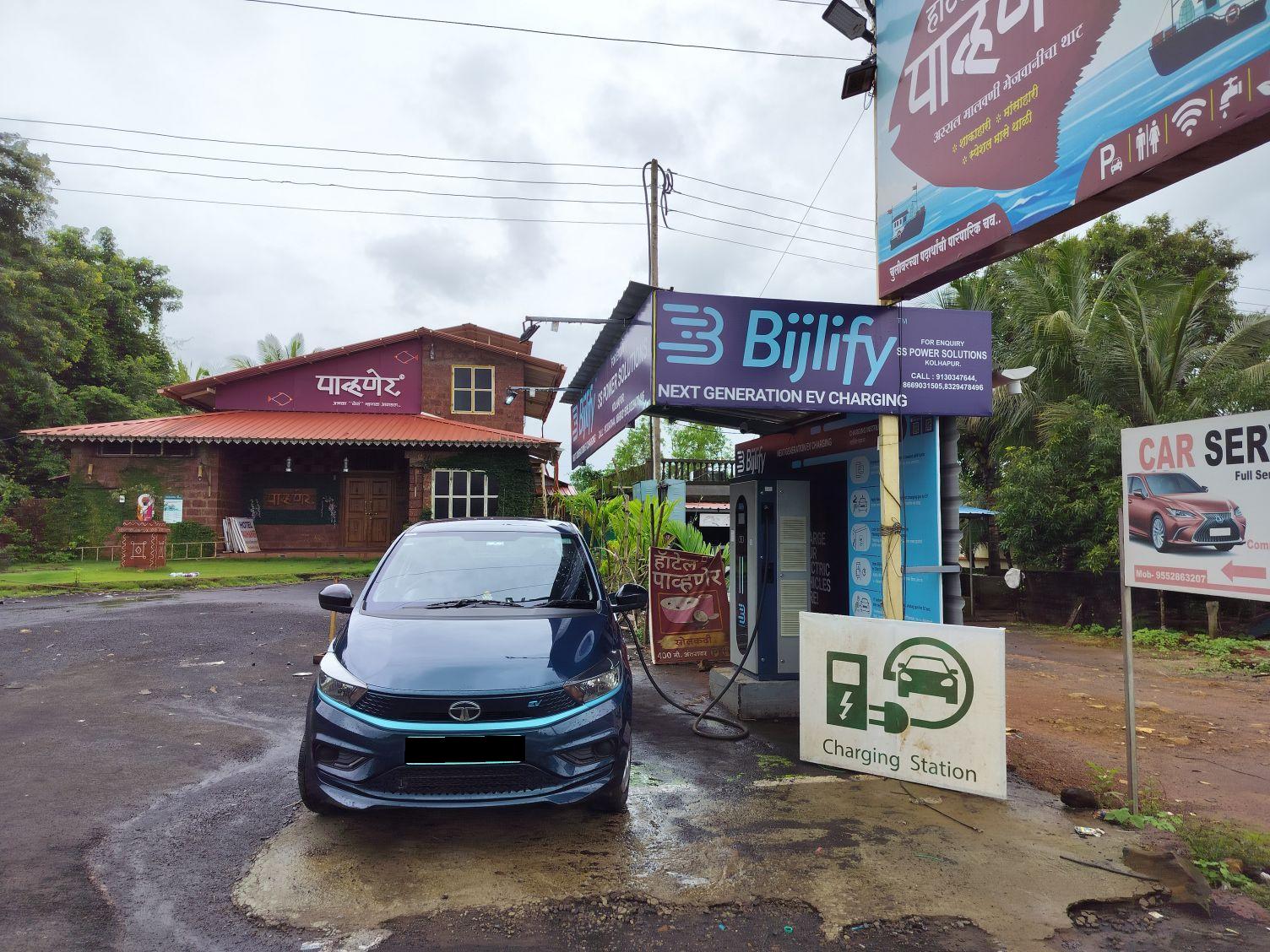 Hotel Pavhaner | Humarat, MH | EV Station