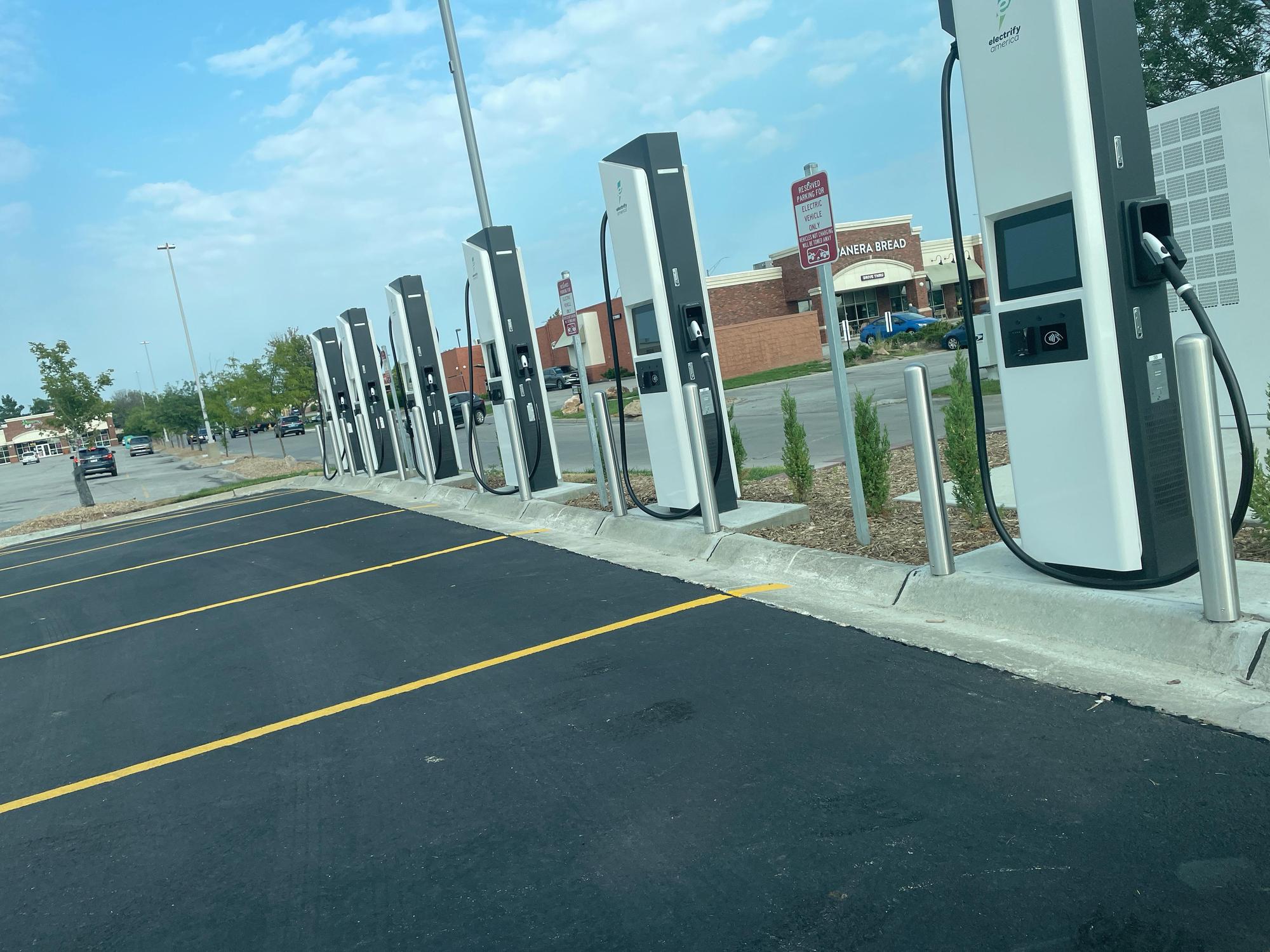 Target Omaha | Omaha, NE | EV Station