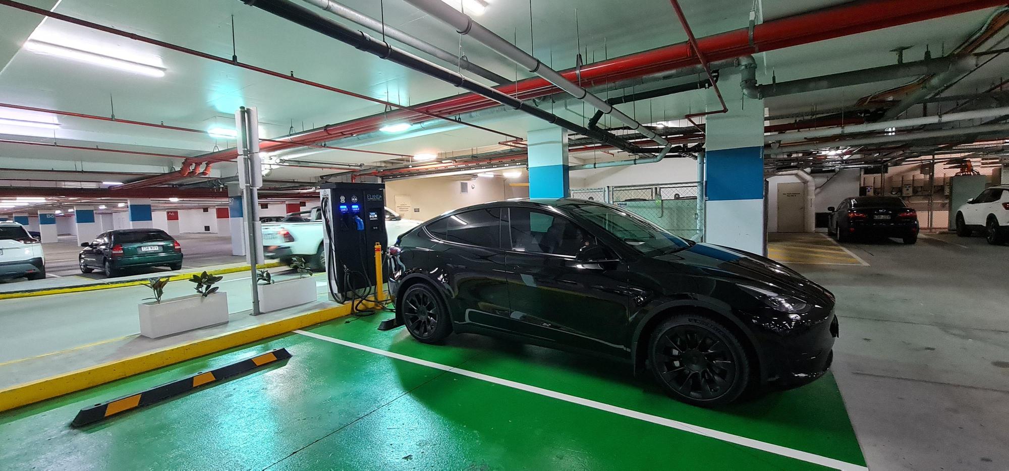 Calamvale Central Shopping Centre | Calamvale, QLD | EV Station