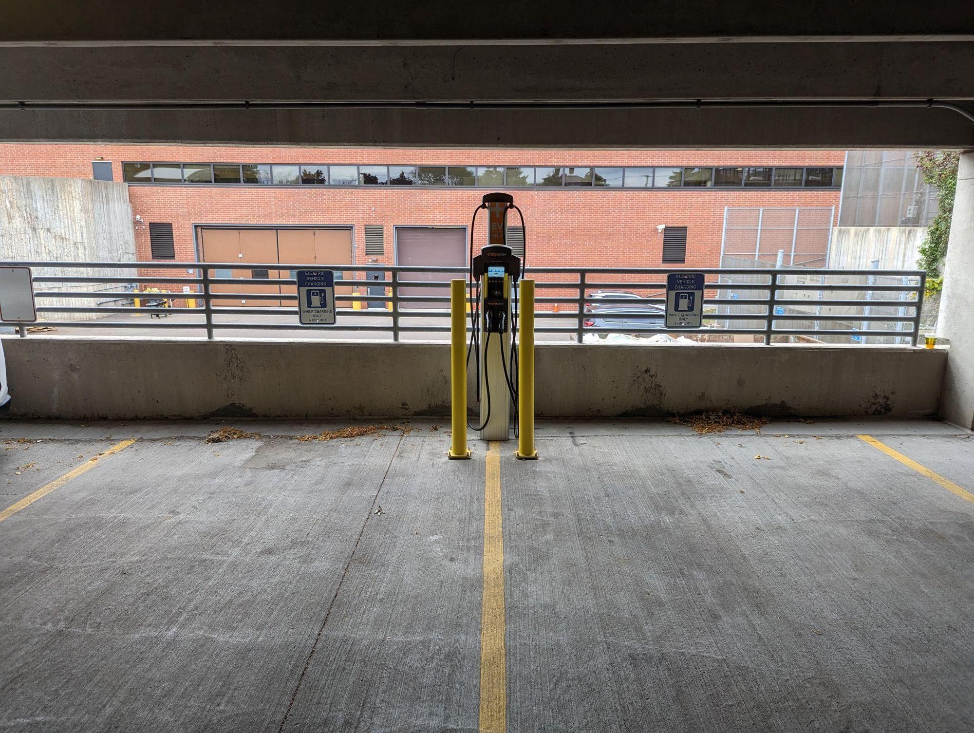 Ridgedale Library | Minnetonka, MN | EV Station