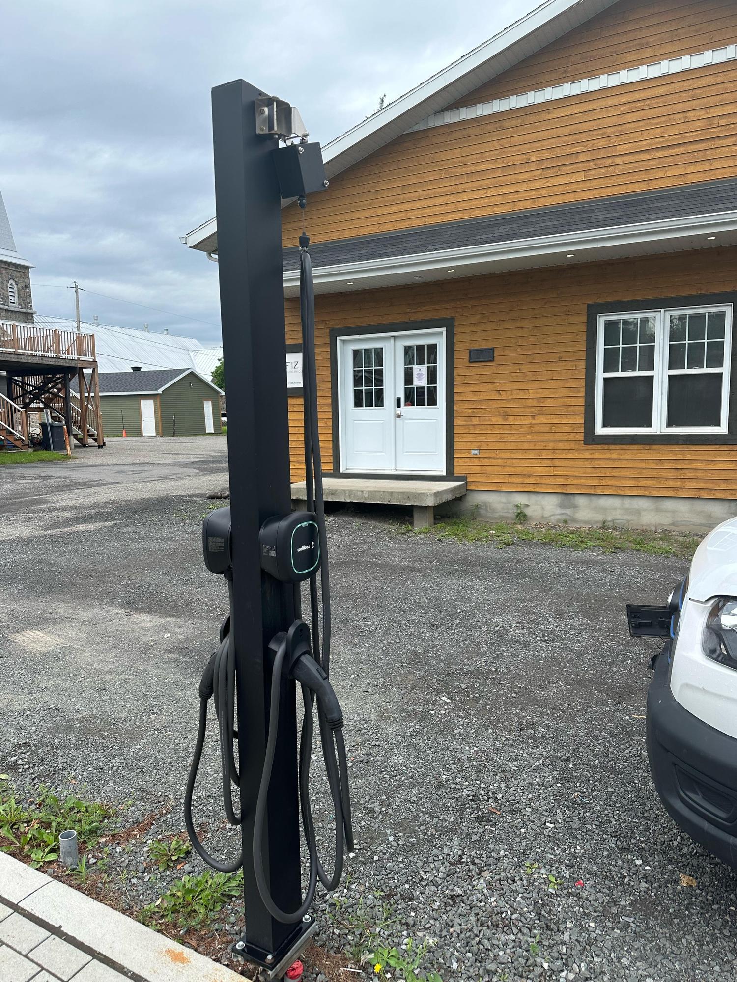 Fize électrique | Lévis, QC | EV Station