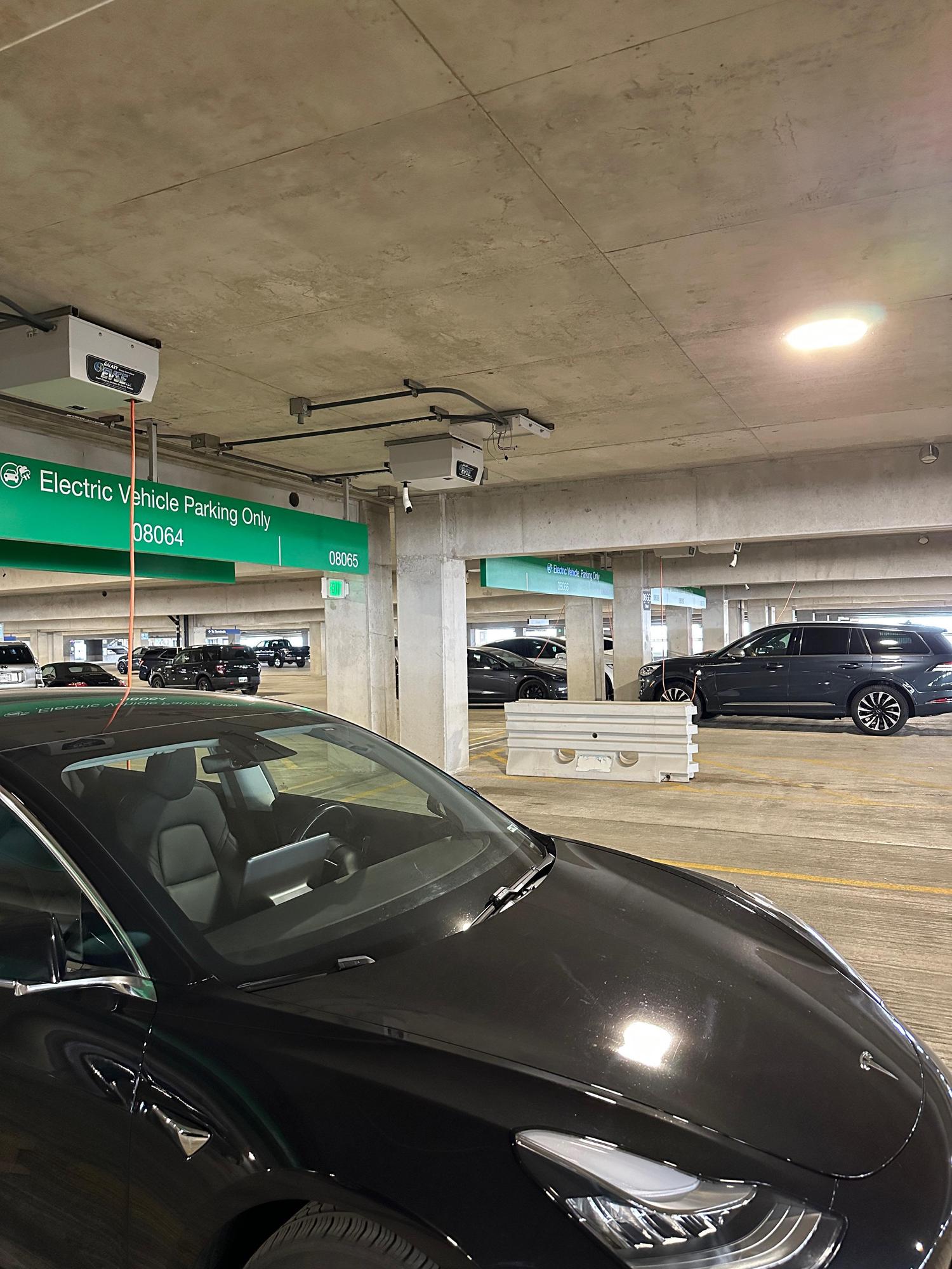 MSP Airport - Terminal 1 Silver Ramp | Minneapolis, MN | EV Station