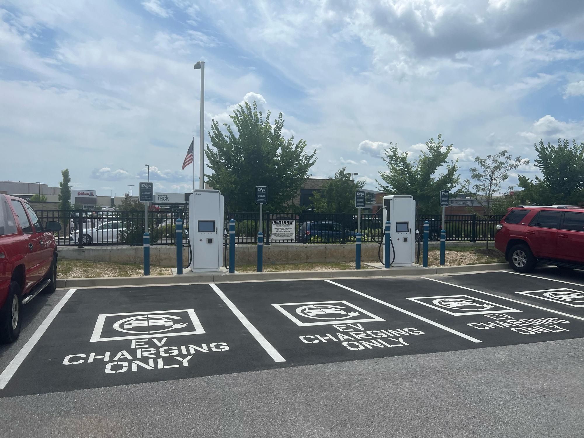 The Shops at Canton Crossing | Baltimore, MD | EV Station