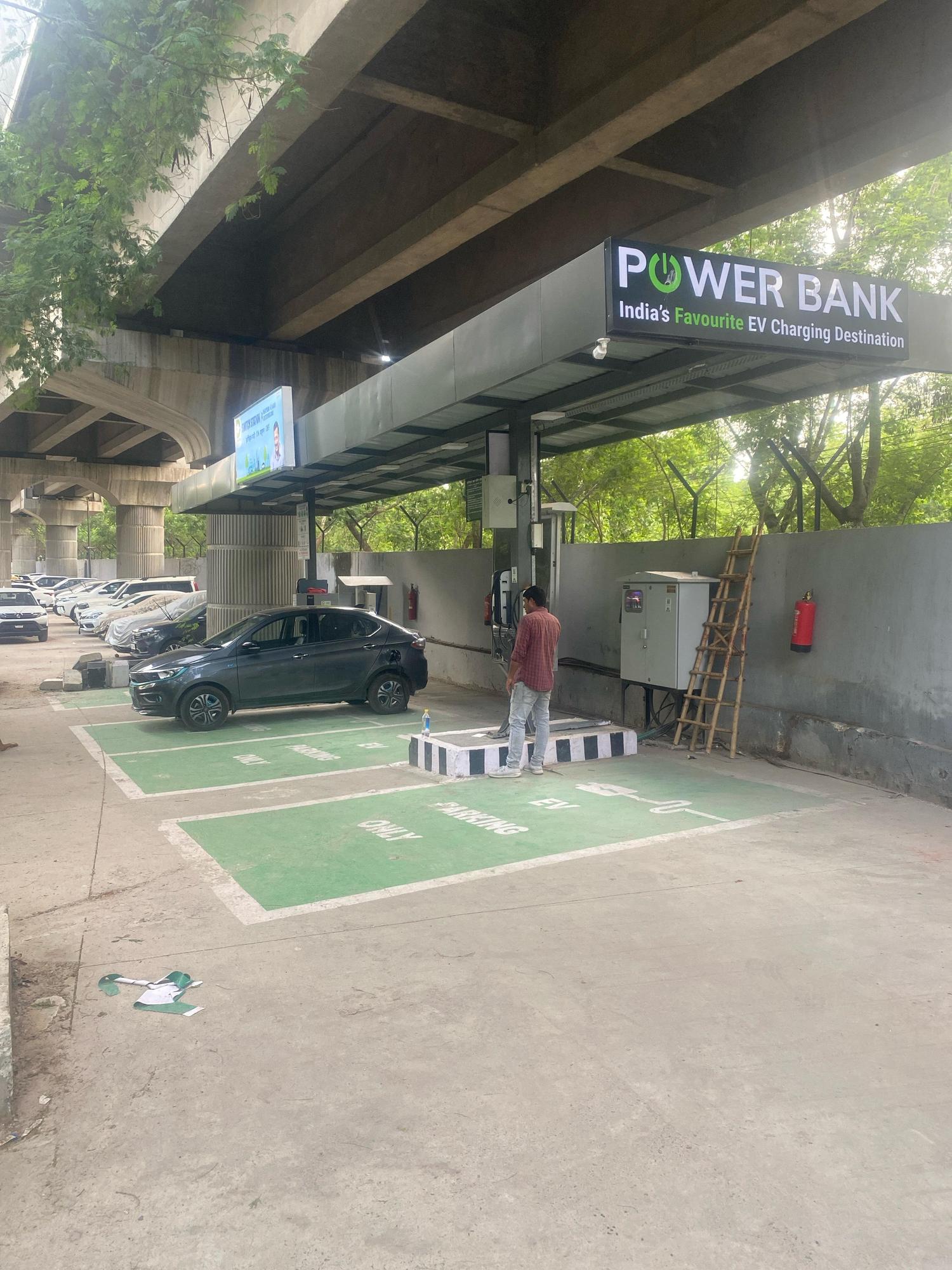 Powerbank Charging Station - Mayur Vihar Extension | New Delhi, DL | EV ...