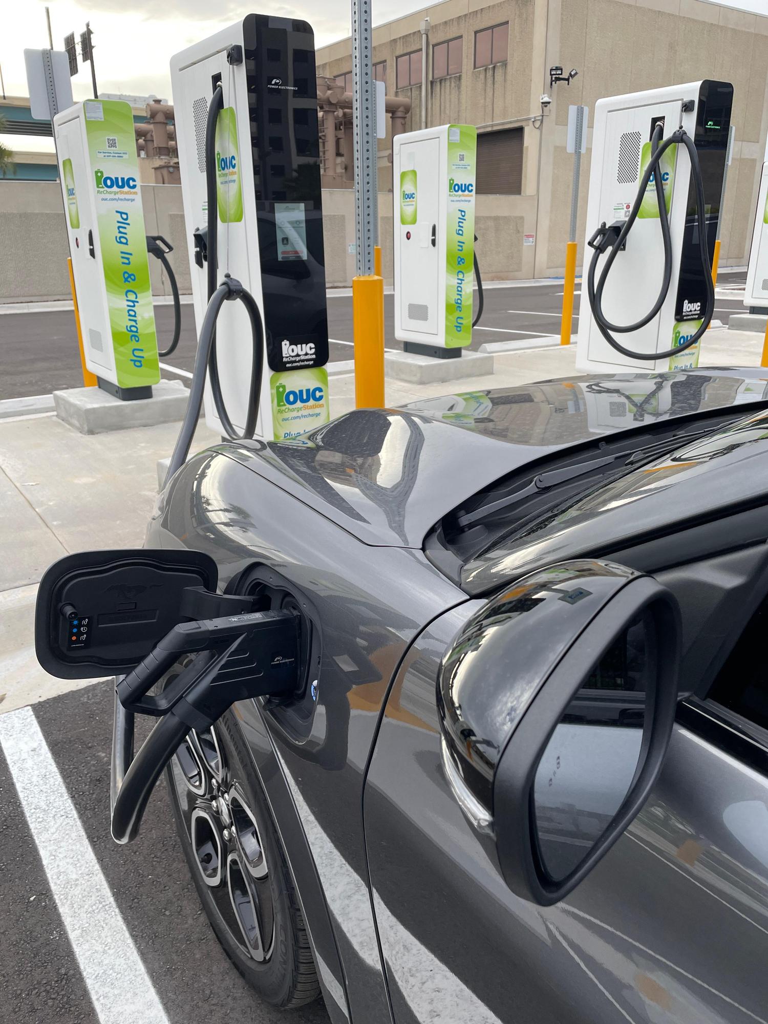 OUC Robinson ReCharge EV Hub | Orlando, FL | EV Station