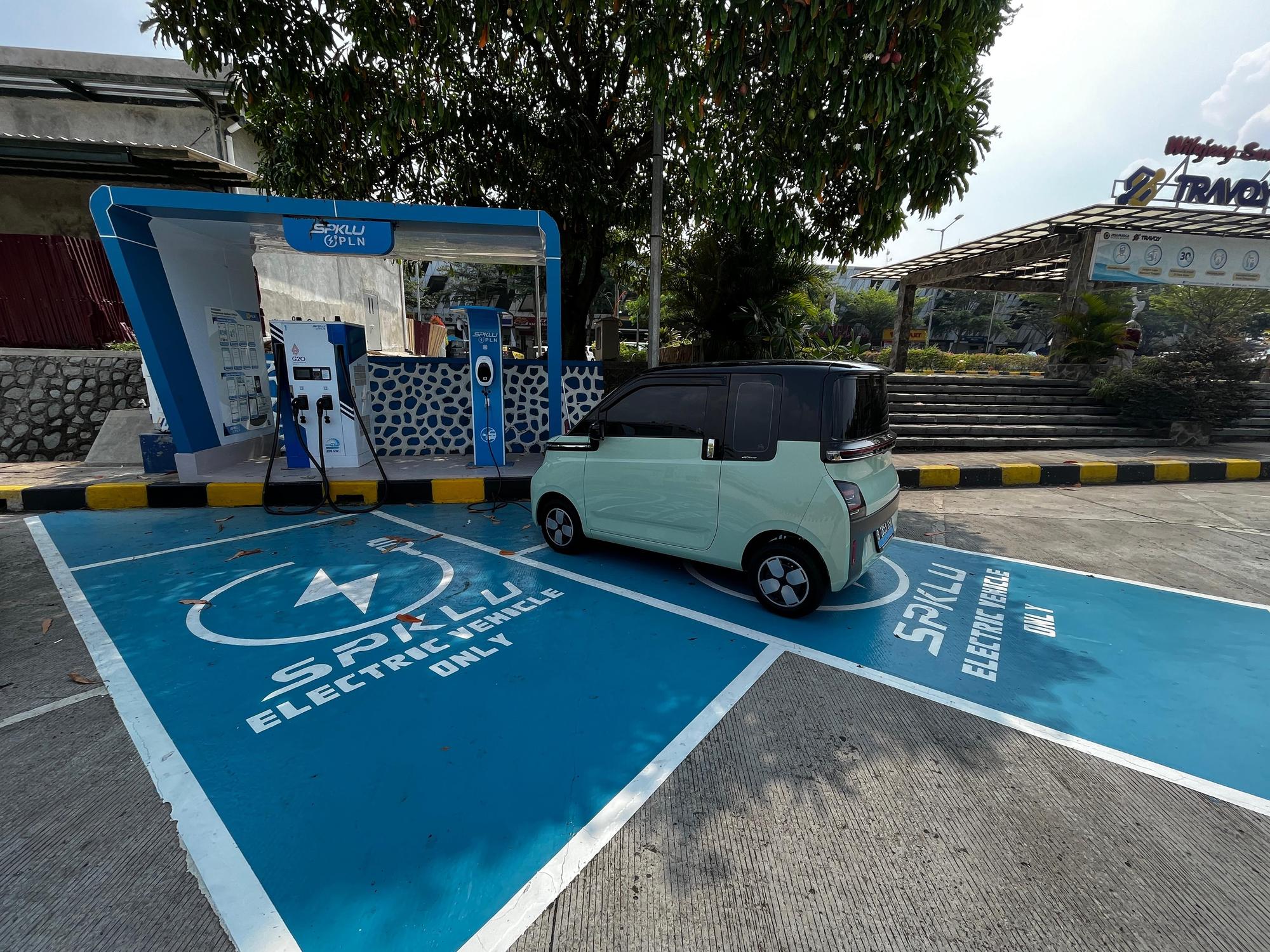 SPKLU PLN Rest Area Travoy 88B Cipularang (Arah Jakarta) | 9CWF+HCQ ...