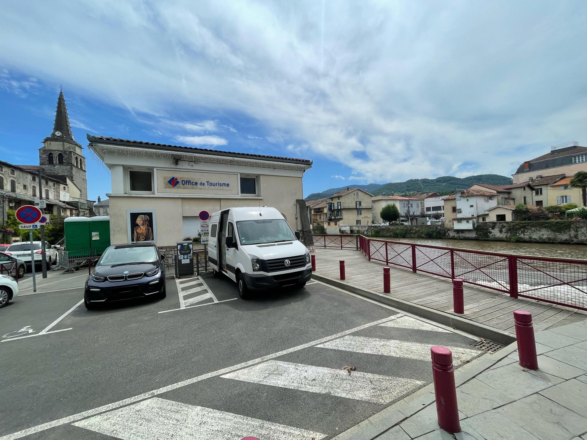 Office de Tourisme | Saint-Girons, Occitanie | EV Station