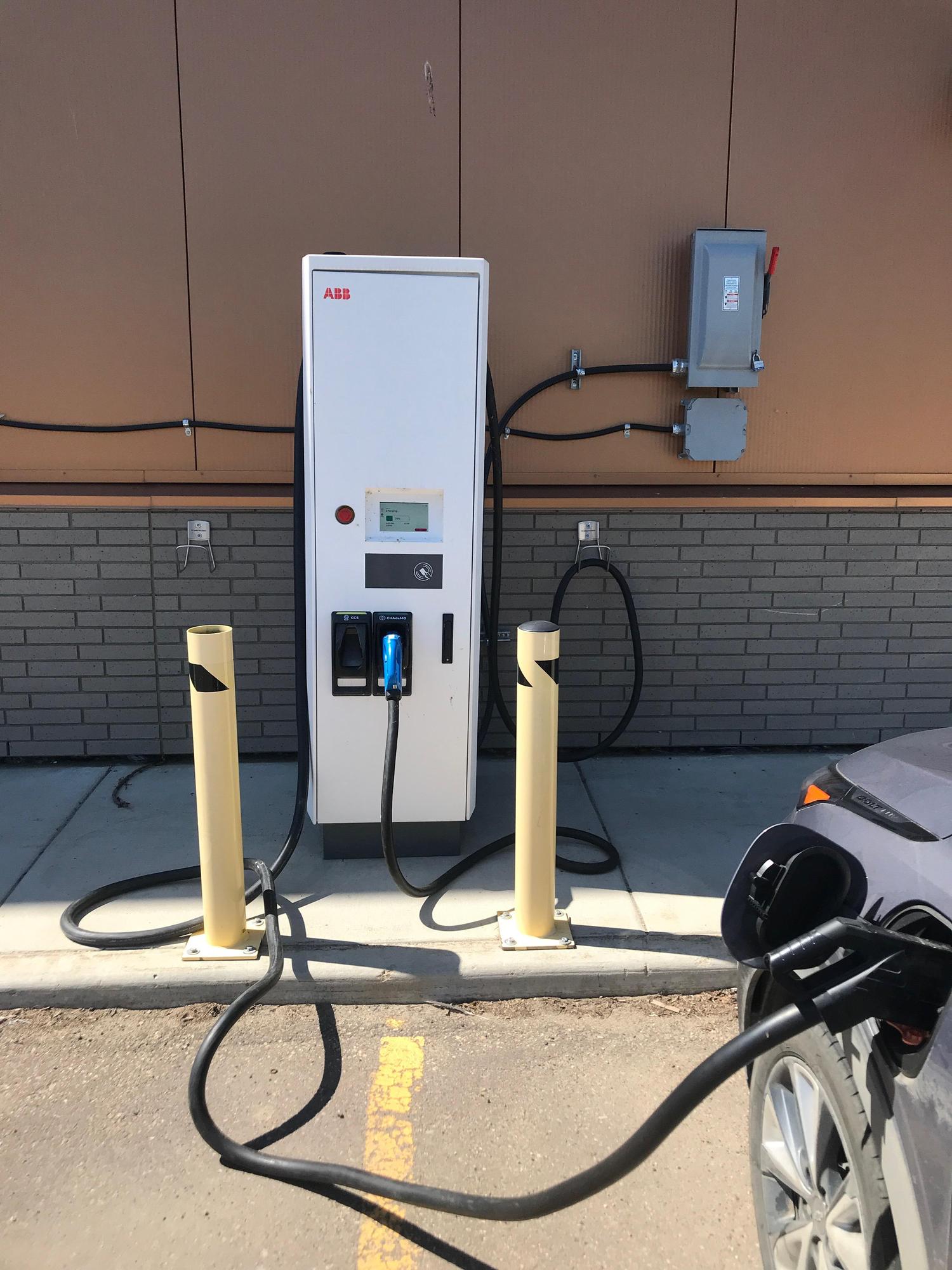 Sylvan Lake NexSource Centre | Sylvan Lake, AB | EV Station