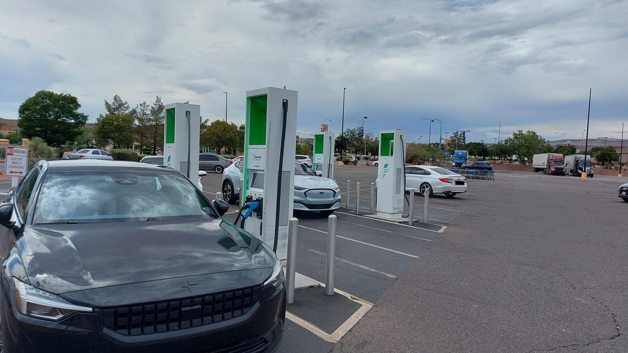 Walmart Supercenter | Washington, UT | EV Station