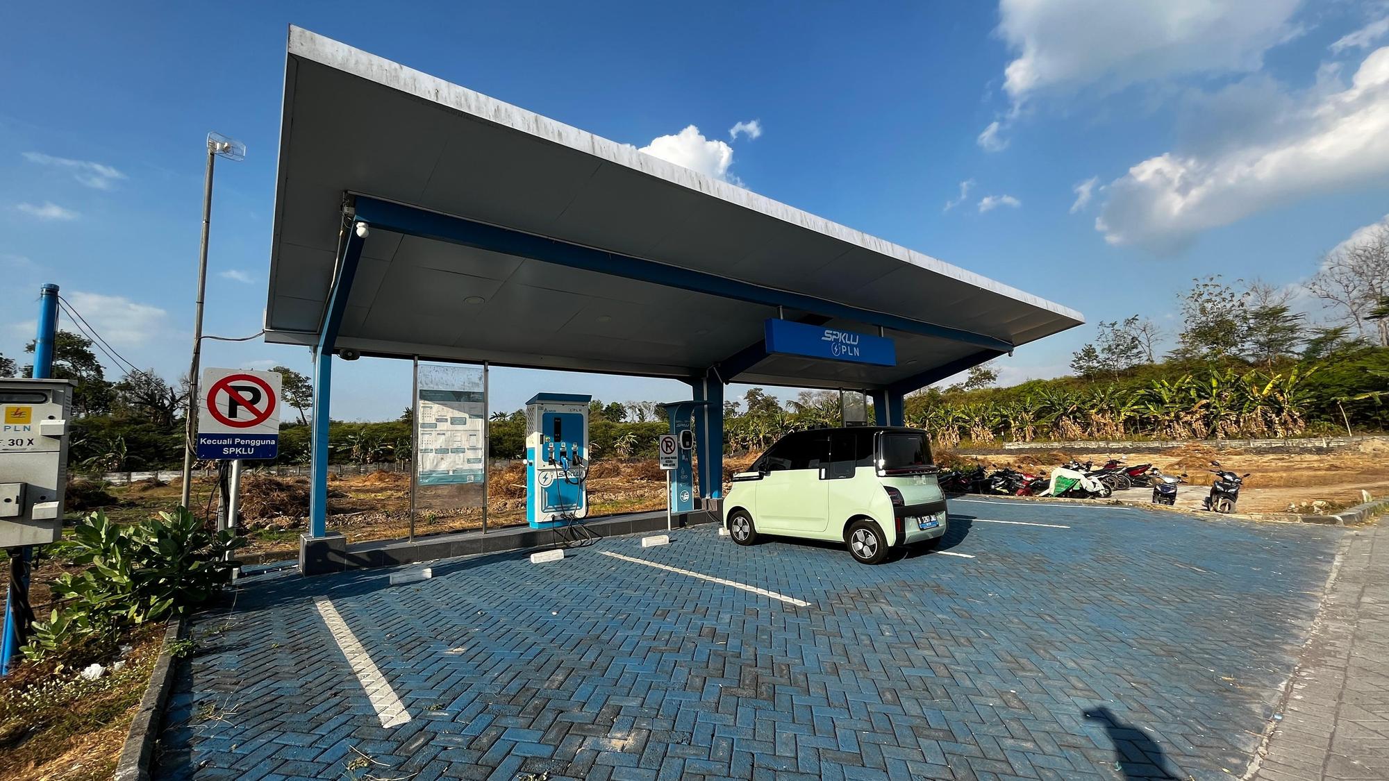 SPKLU Rest Area KM 626A | Rest Area Perhutani KM 627, Pepe, Pajaran ...