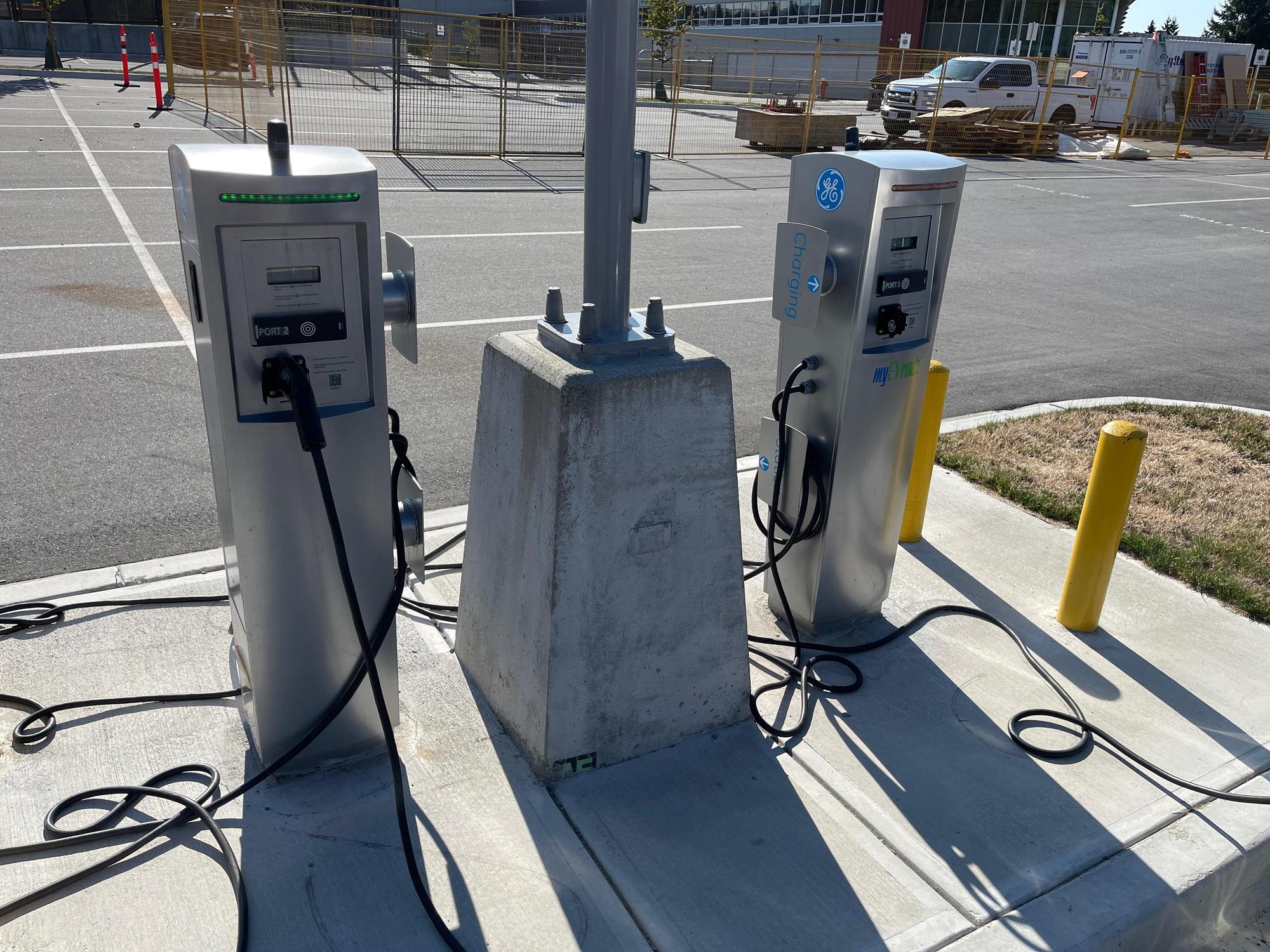 Centennial Secondary School | Coquitlam, BC | EV Station