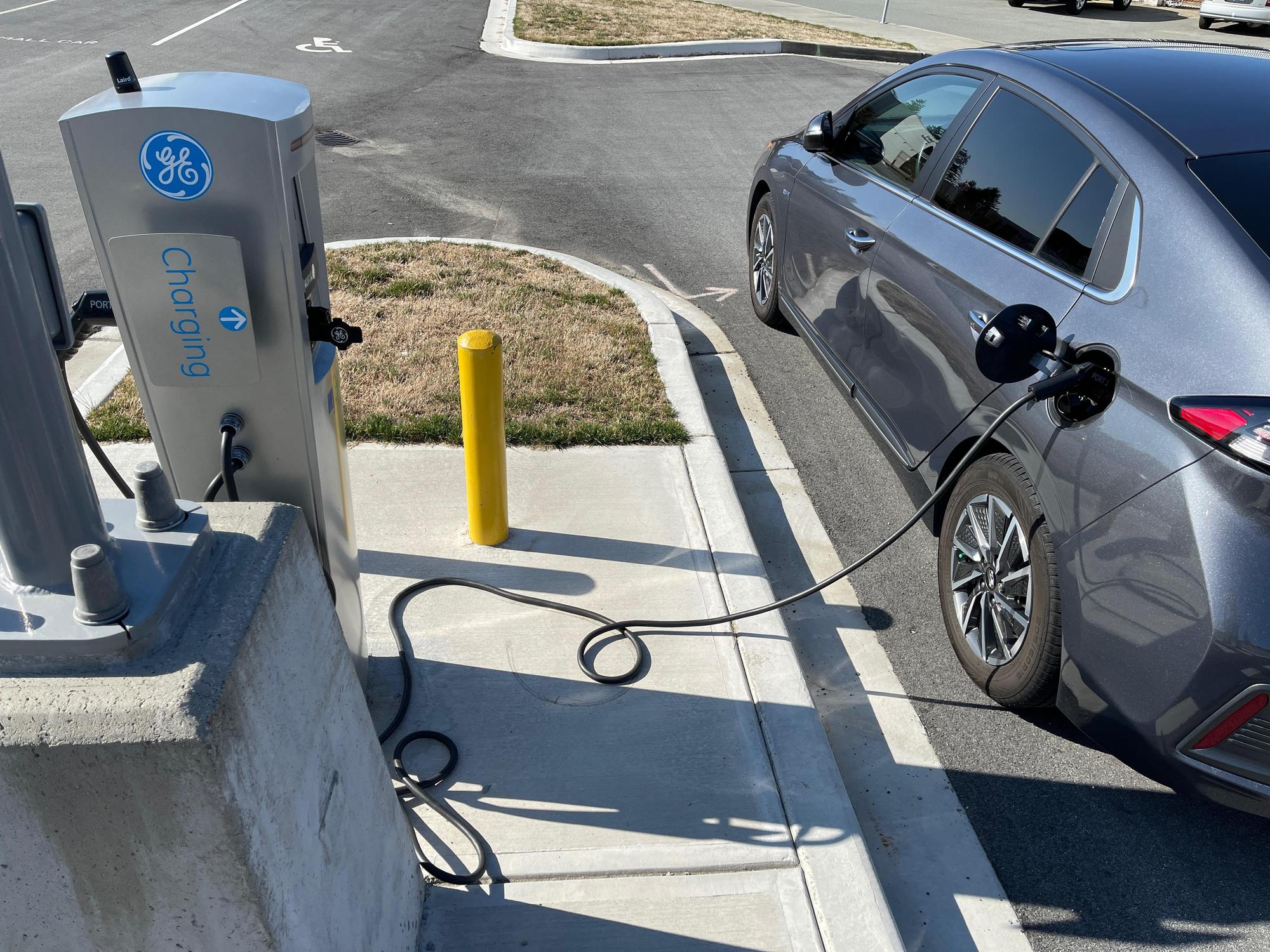 Centennial Secondary School | Coquitlam, BC | EV Station