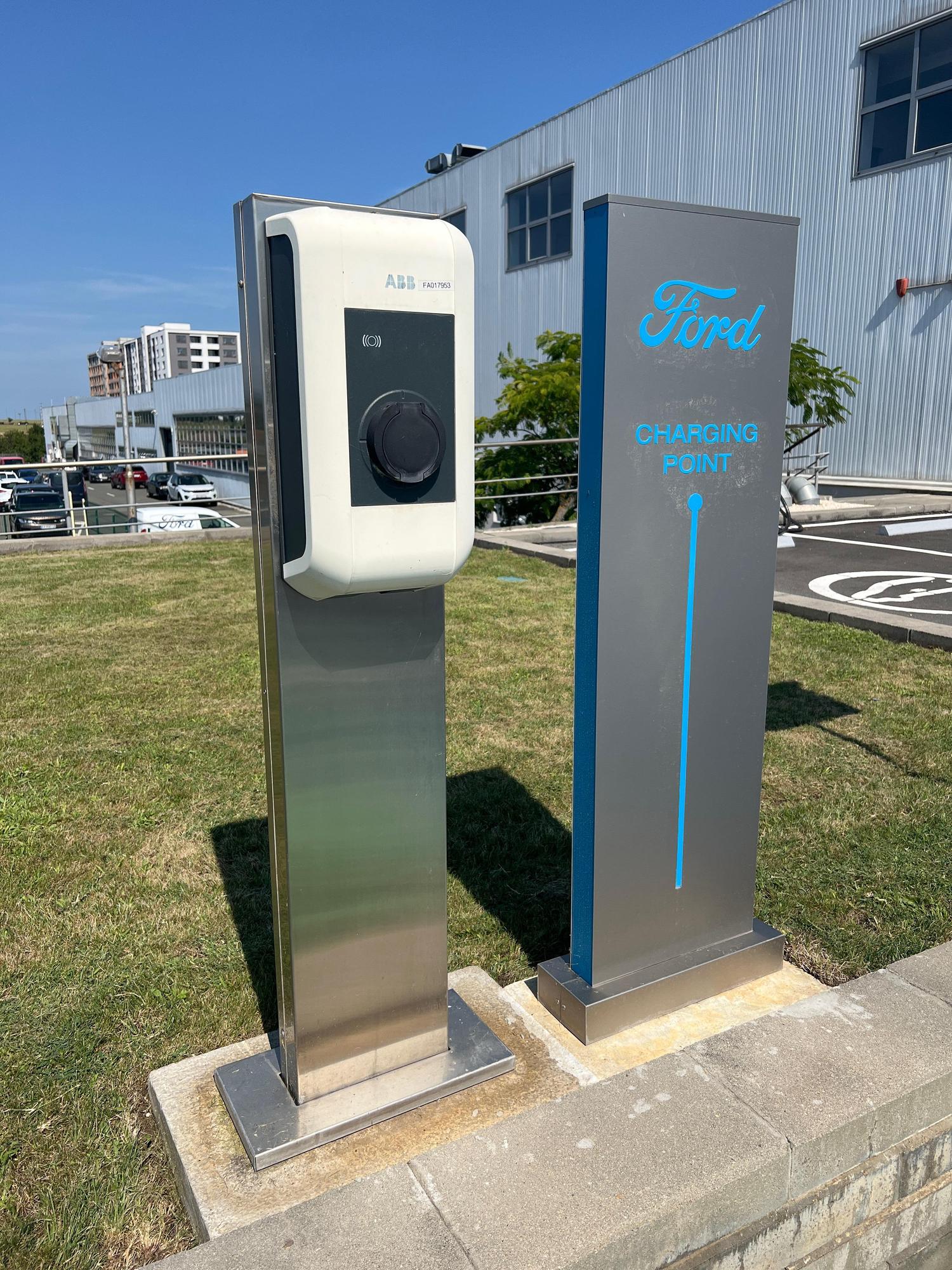 Eldrive Moto-Pfohe Rent a car Burgas | Burgas, Burgas | EV Station