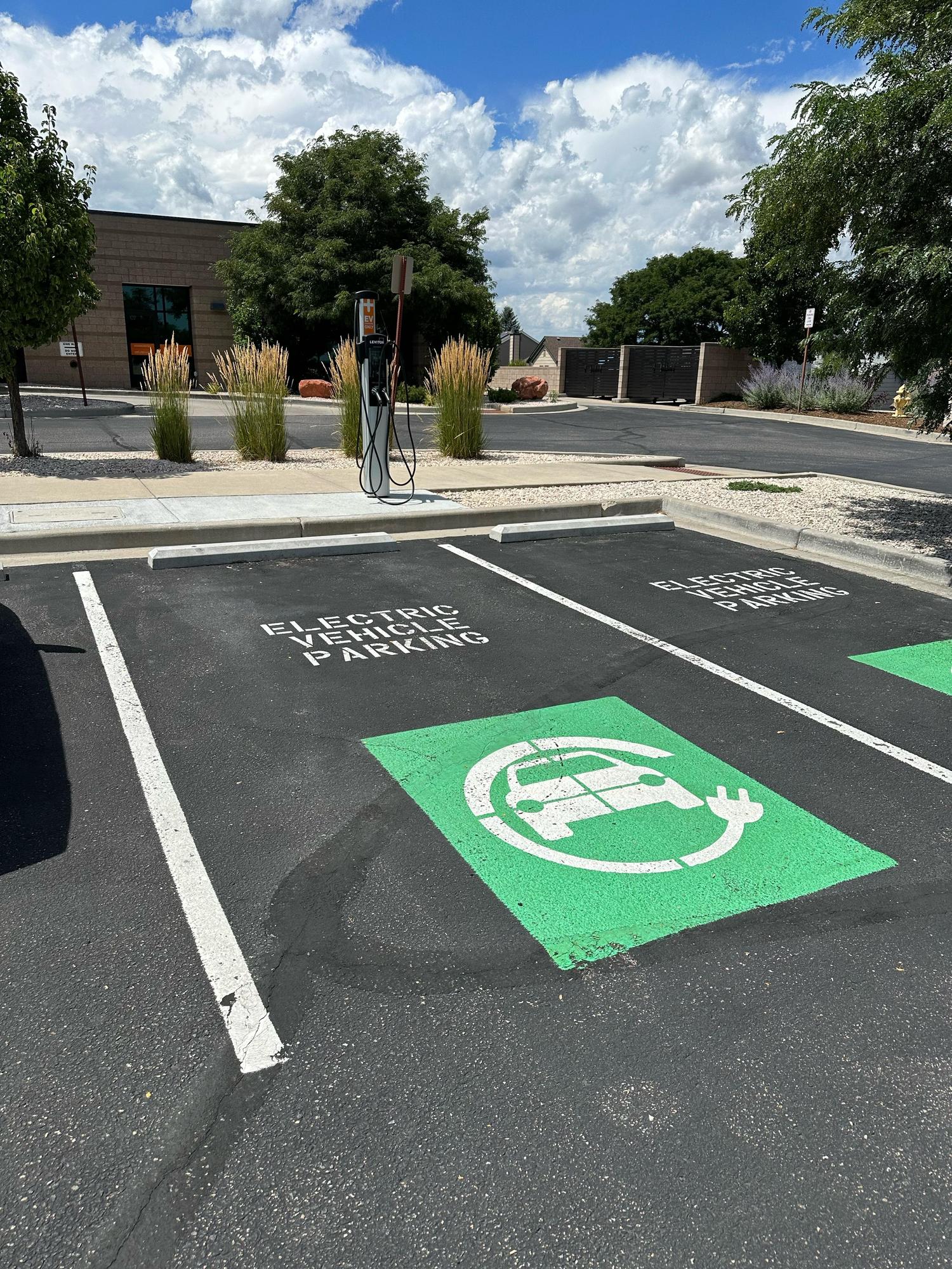 Anythink Wright Farms Library | Thornton, CO | EV Station