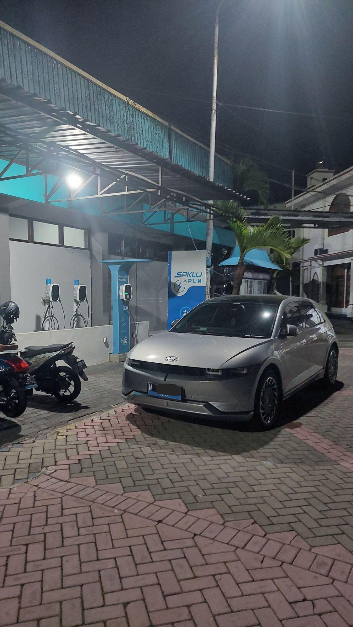 SPKLU UP3 PLN JEMBER | Jl. Gajah Mada No.198, Kaliwates, Kec. Kaliwates ...