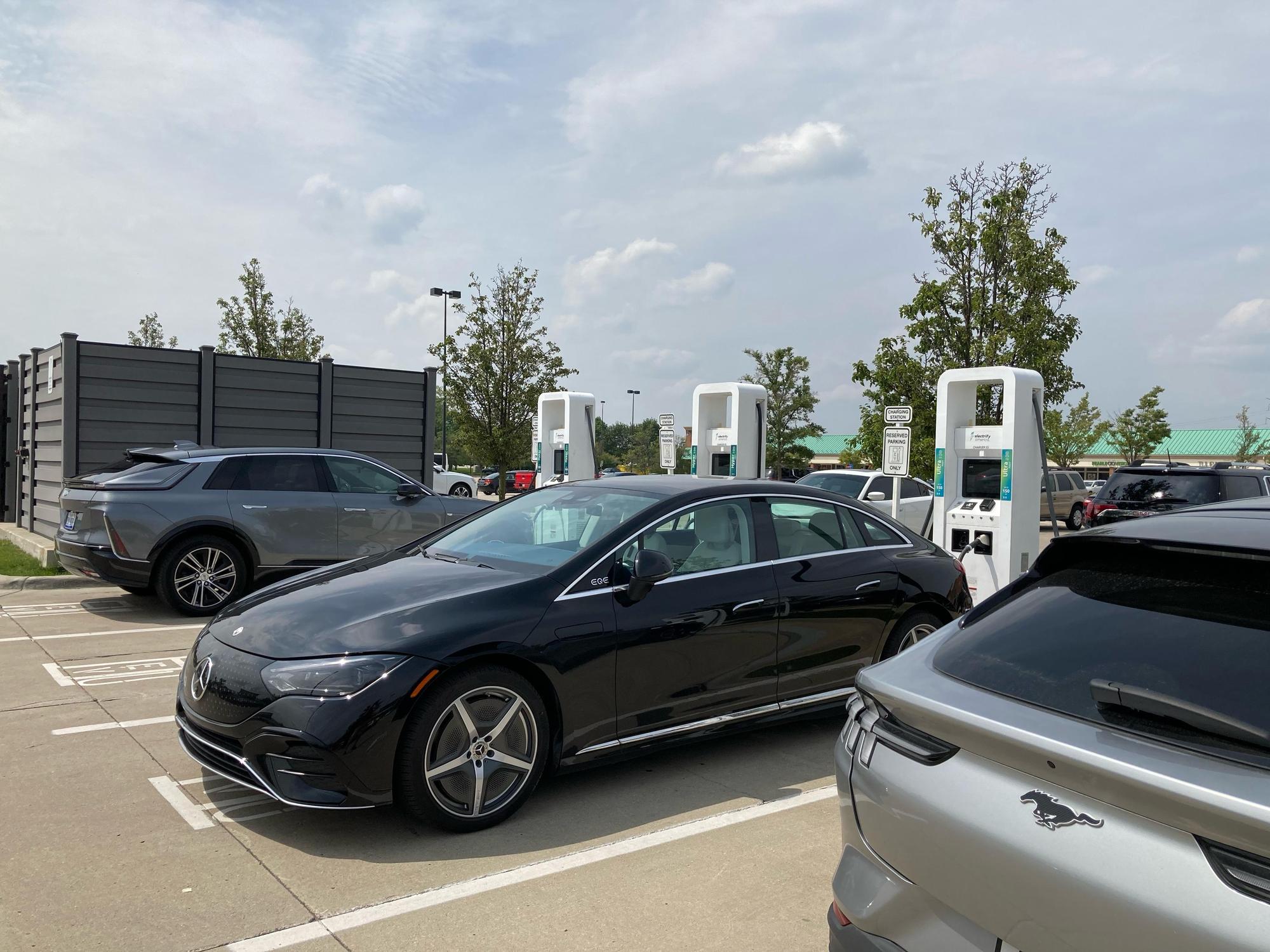 Walmart Supercenter | Novi, MI | EV Station