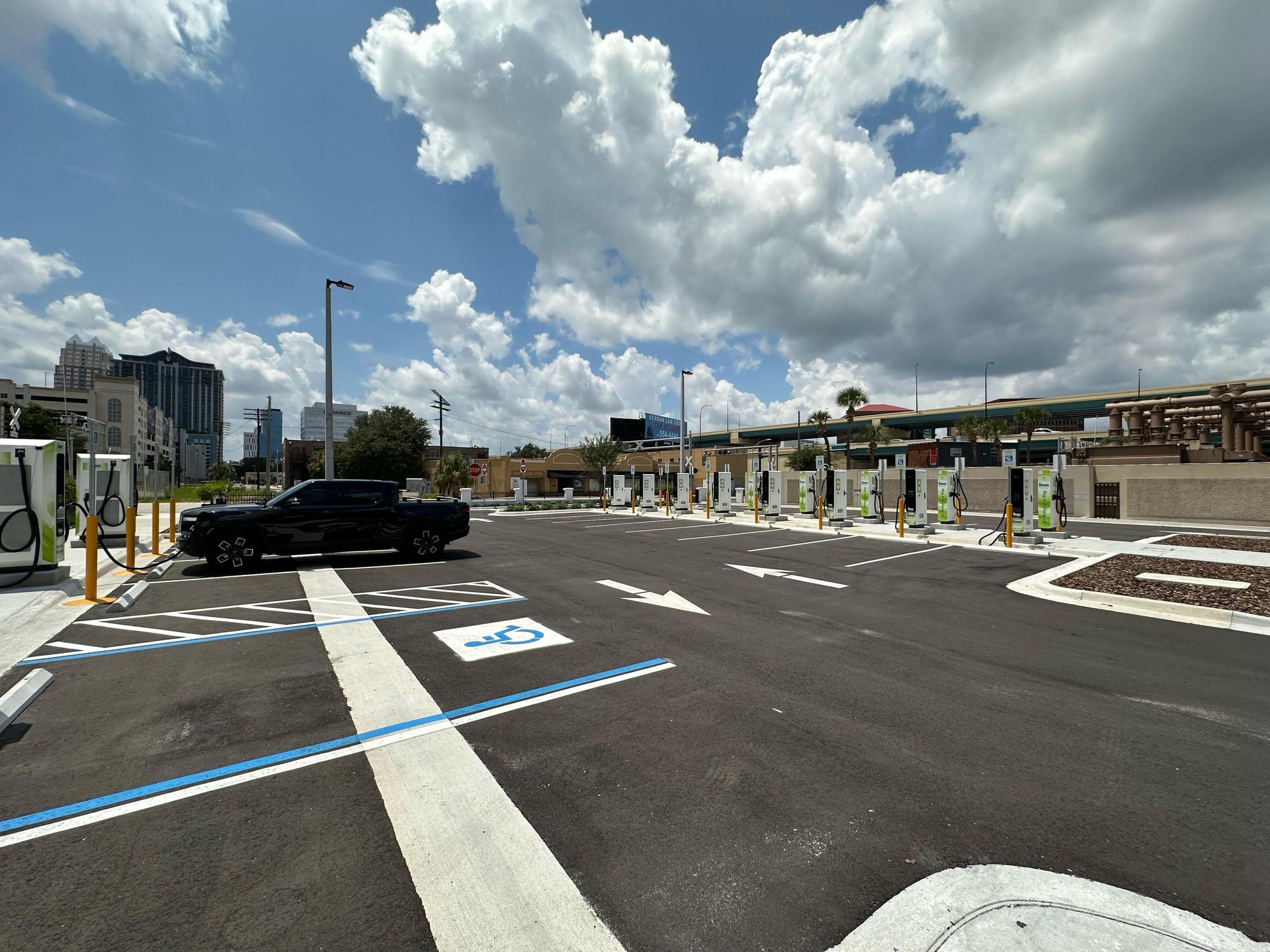 OUC Robinson ReCharge EV Hub | Orlando, FL | EV Station