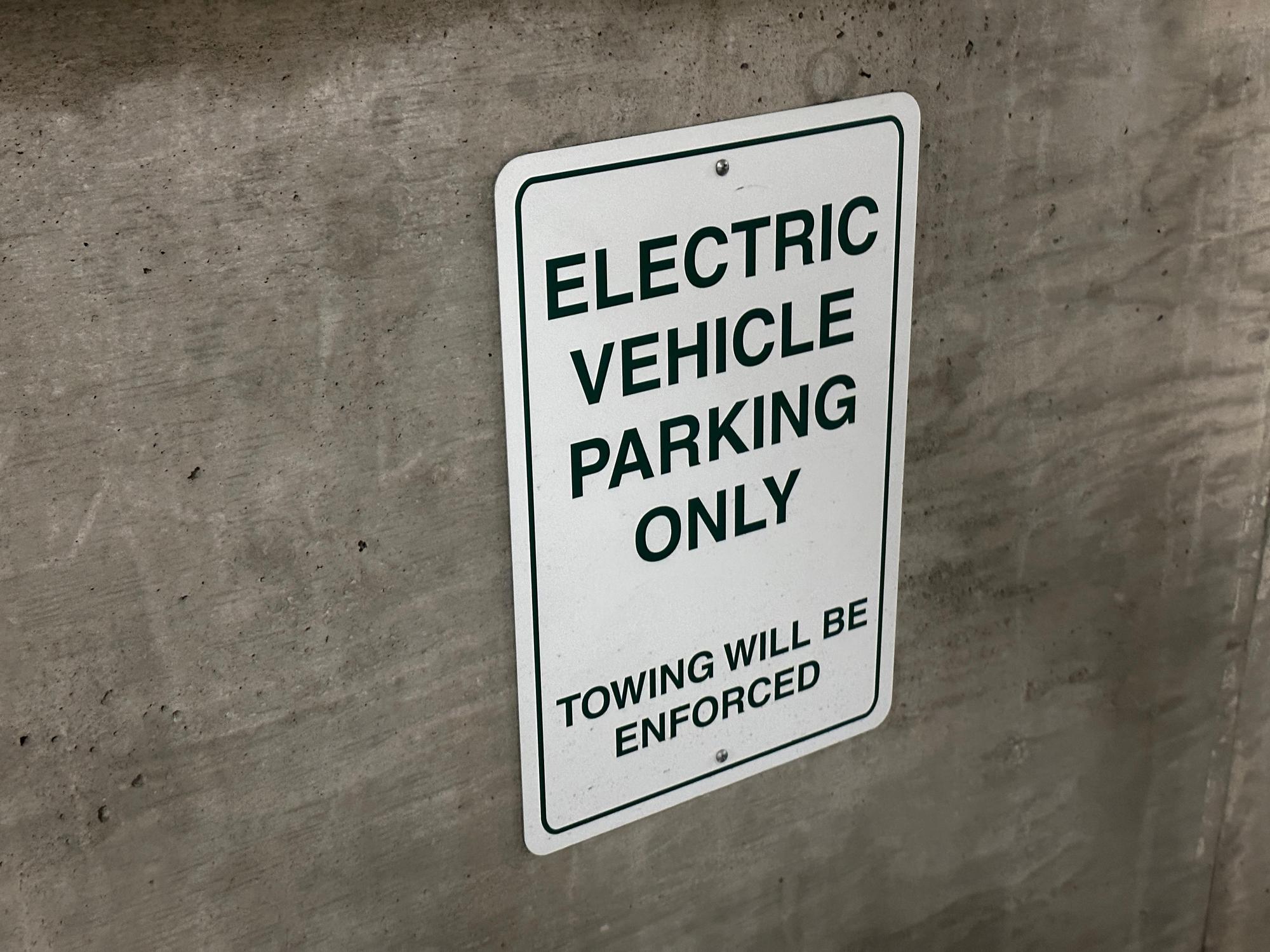 Rotunda Parking Garage - Floor 3 | Baltimore, MD | EV Station